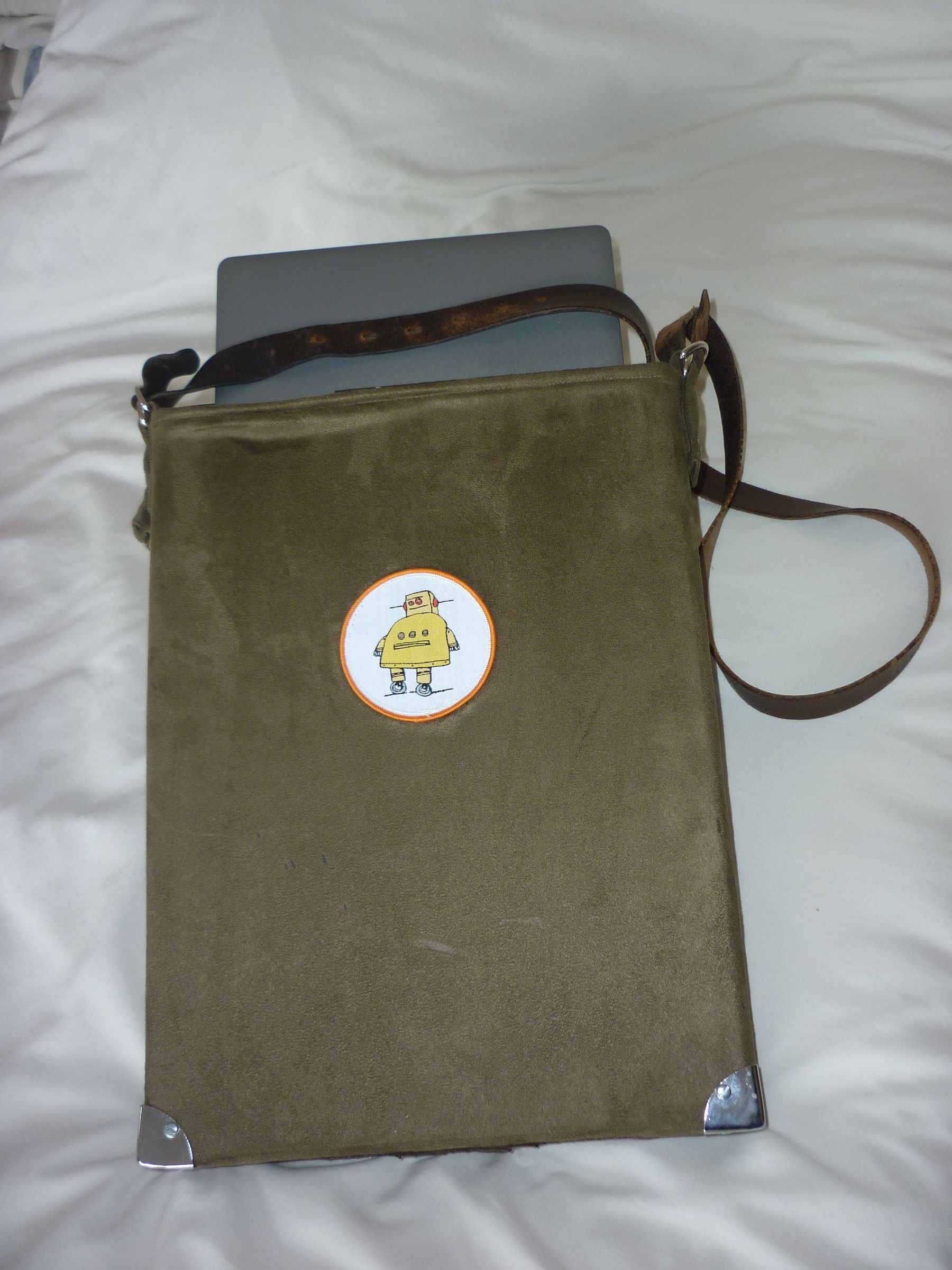 Laptop Satchel : 8 Steps (with Pictures) - Instructables