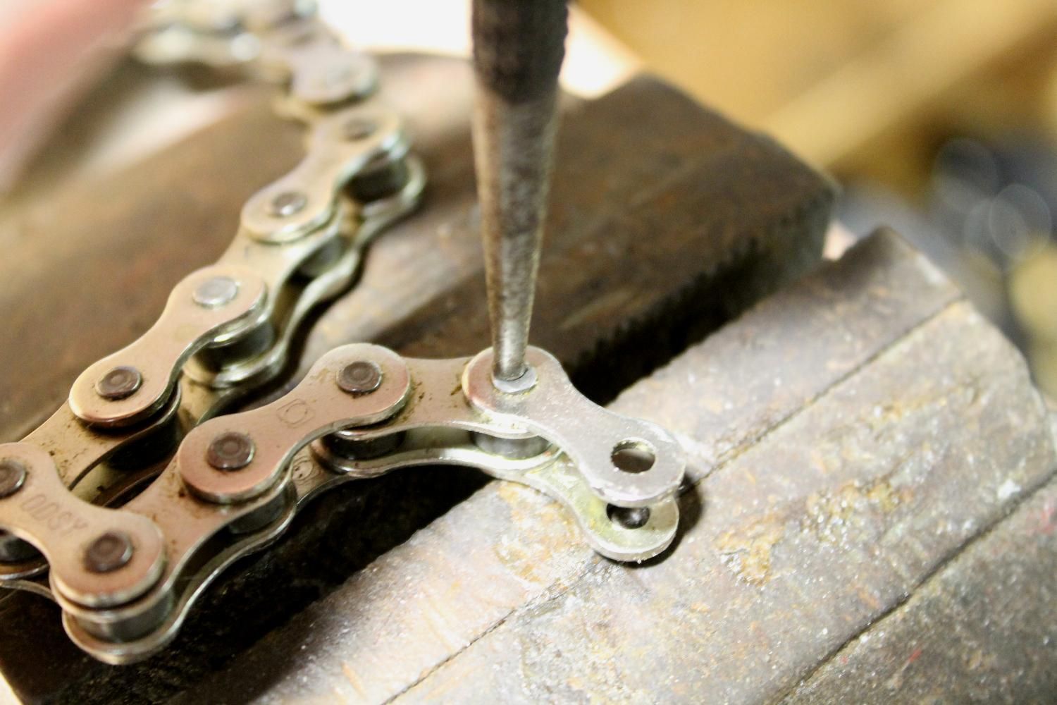 Easy Bike Chain Bracelet : 6 Steps (with Pictures) - Instructables