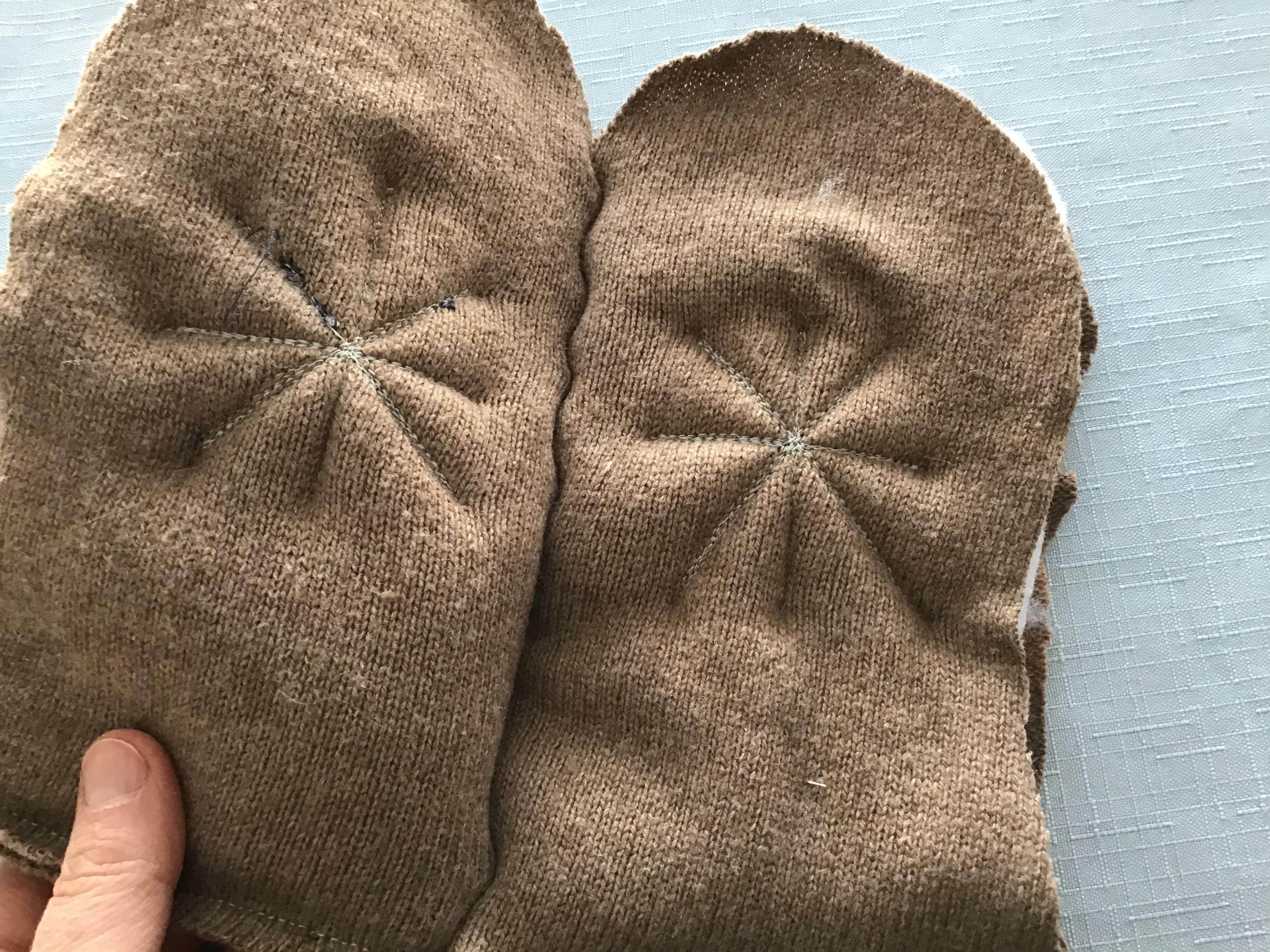 Upcycled Mittens With Poly Filling From an Old Sweater : 7 Steps (with ...