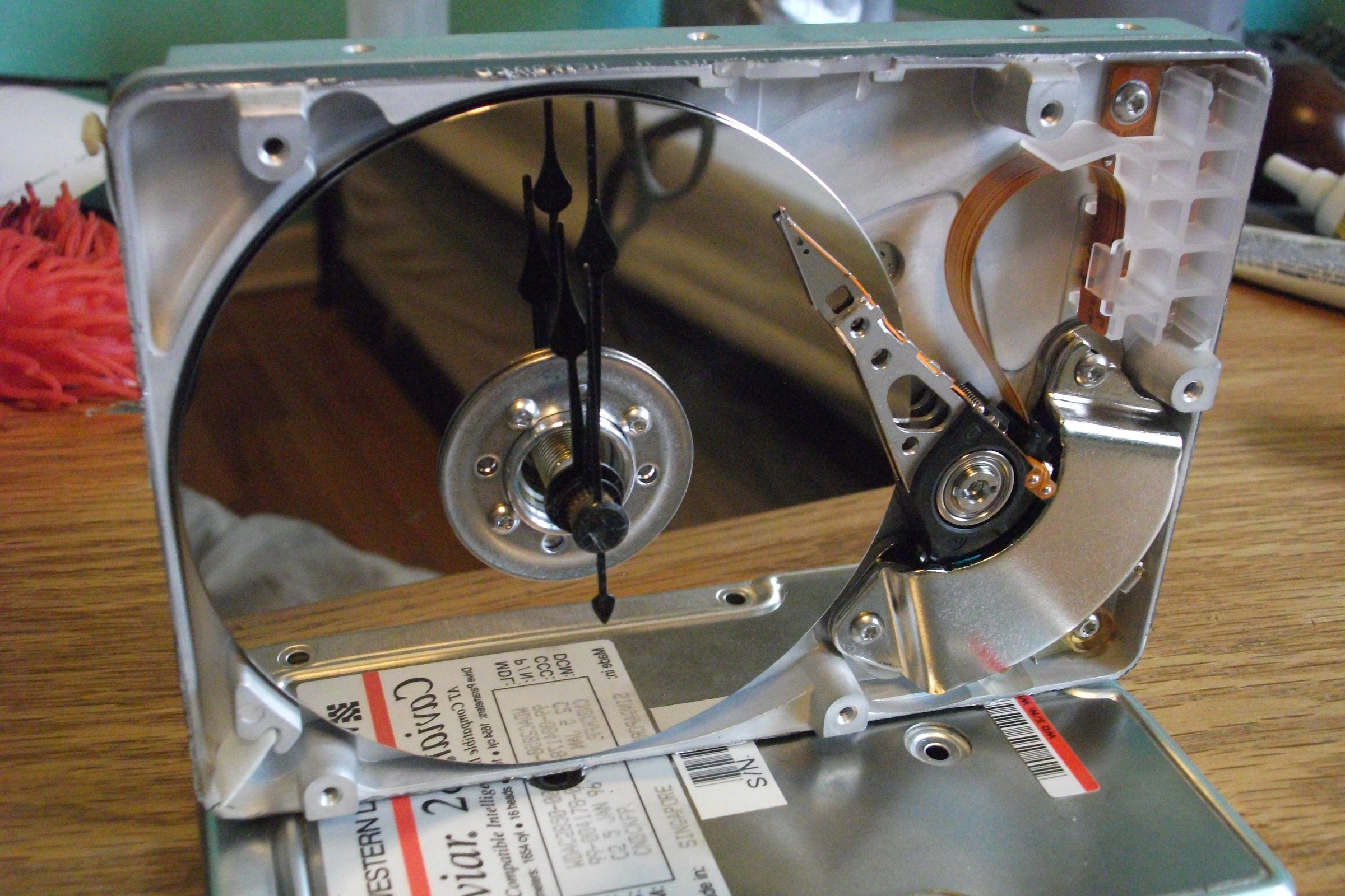 Recycled Hard Drive Desk Clock : 8 Steps (with Pictures) - Instructables