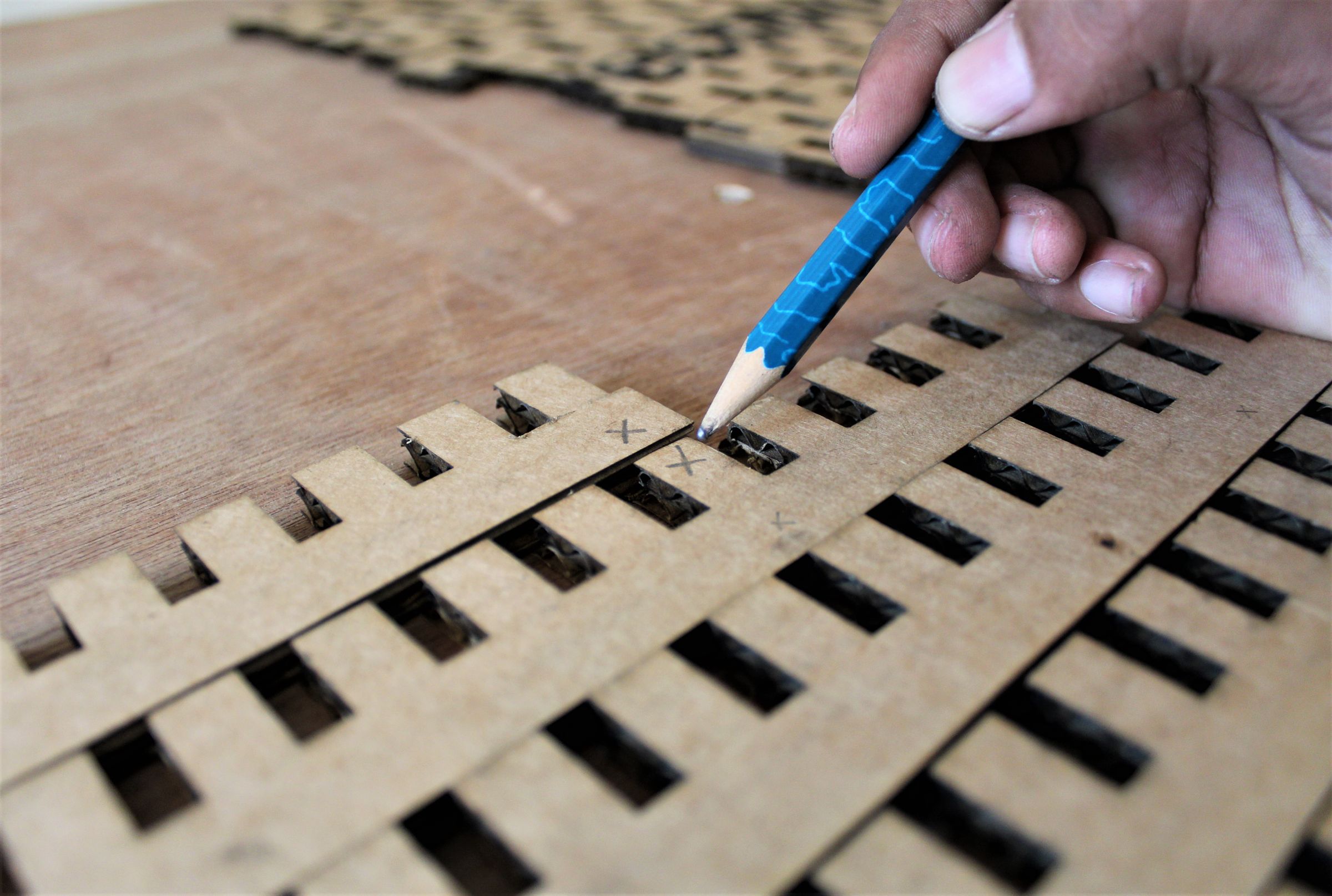 Quarter Iso-grid Cardboard Longboard : 15 Steps (with Pictures ...