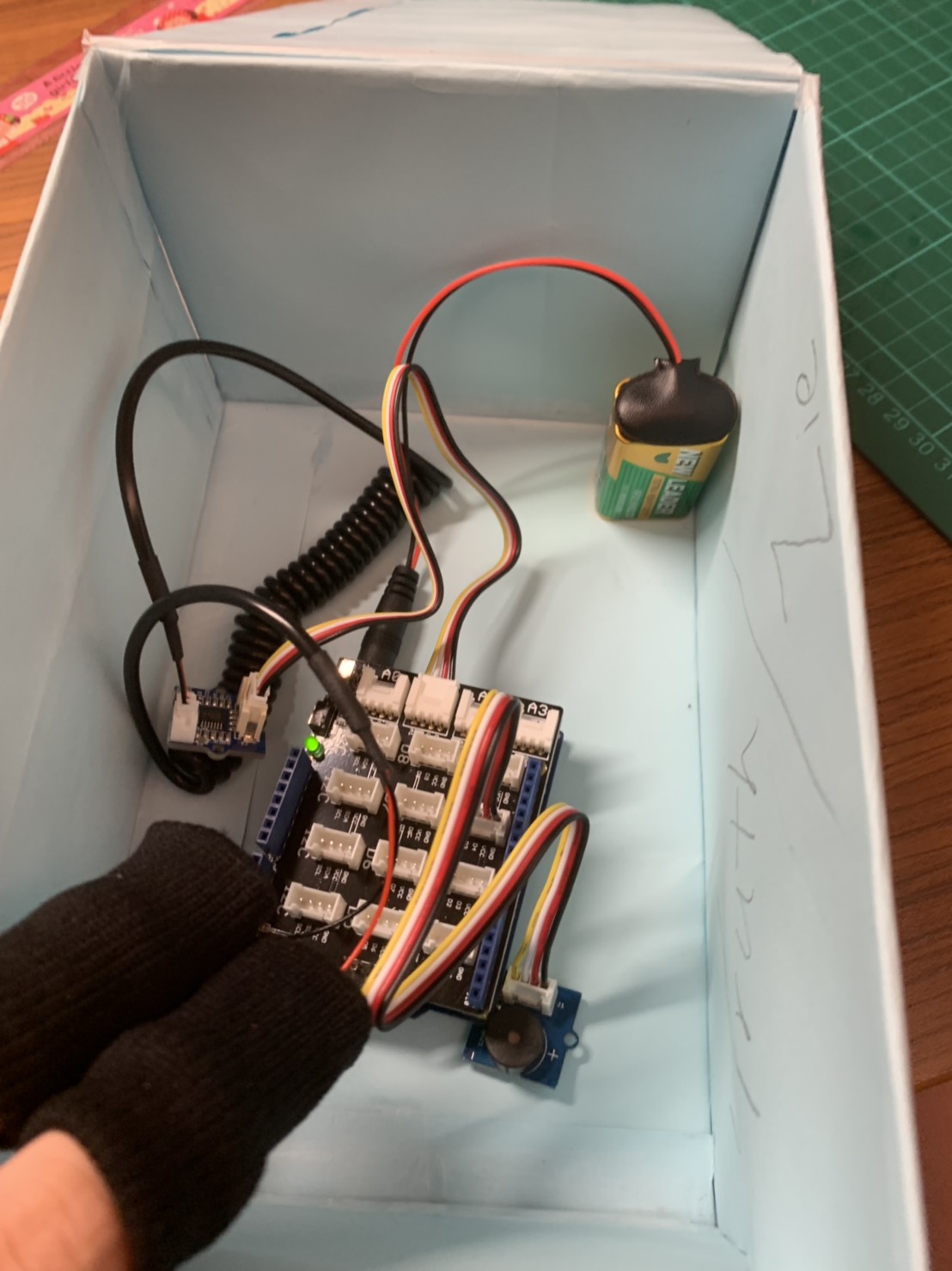 Arduino Emotion Stress Tester 檢測情緒的壓力感測器 : 3 Steps - Instructables