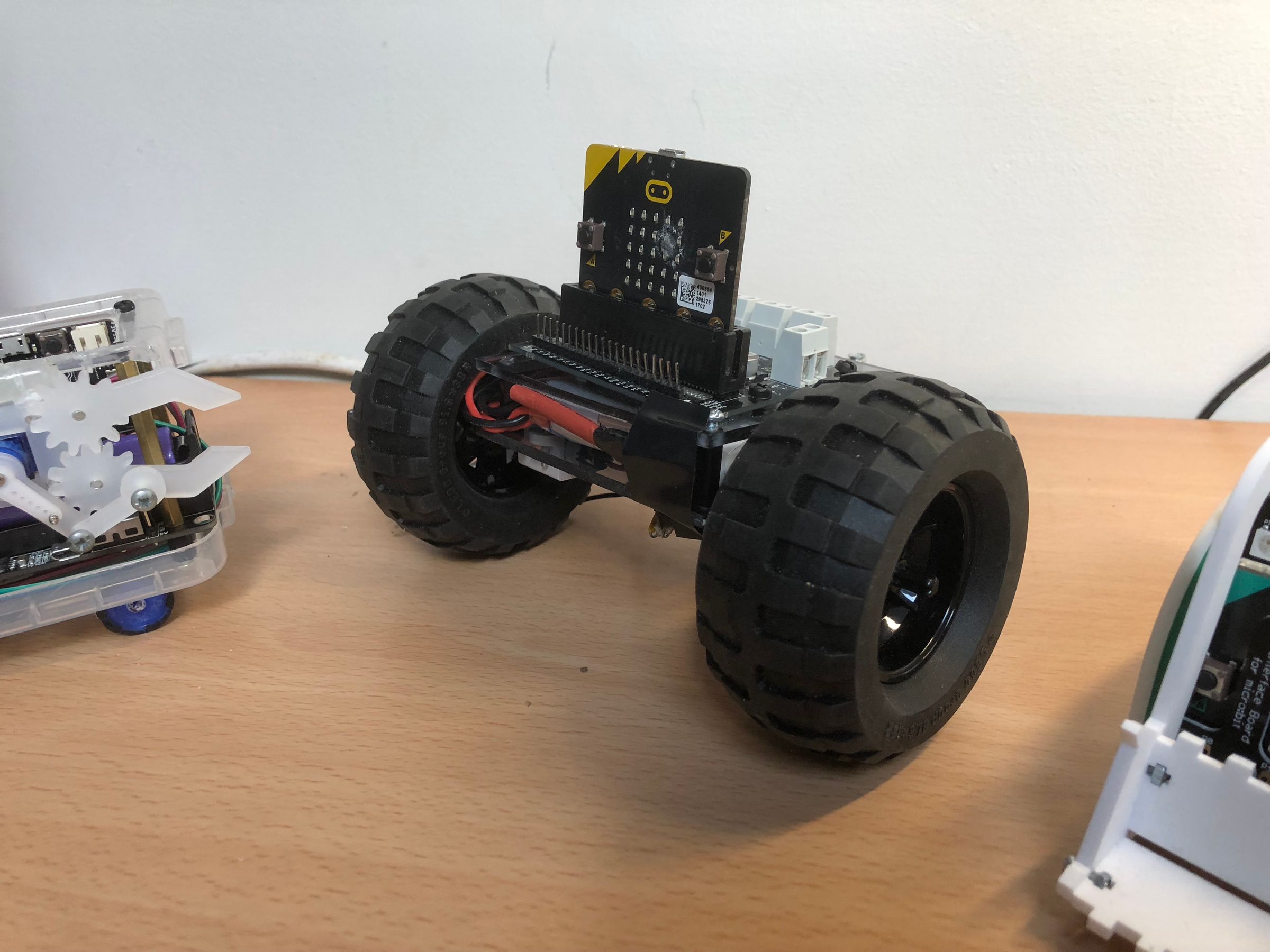 Simple Micro:bit Robot With Lego Technics Wheels : 5 Steps - Instructables