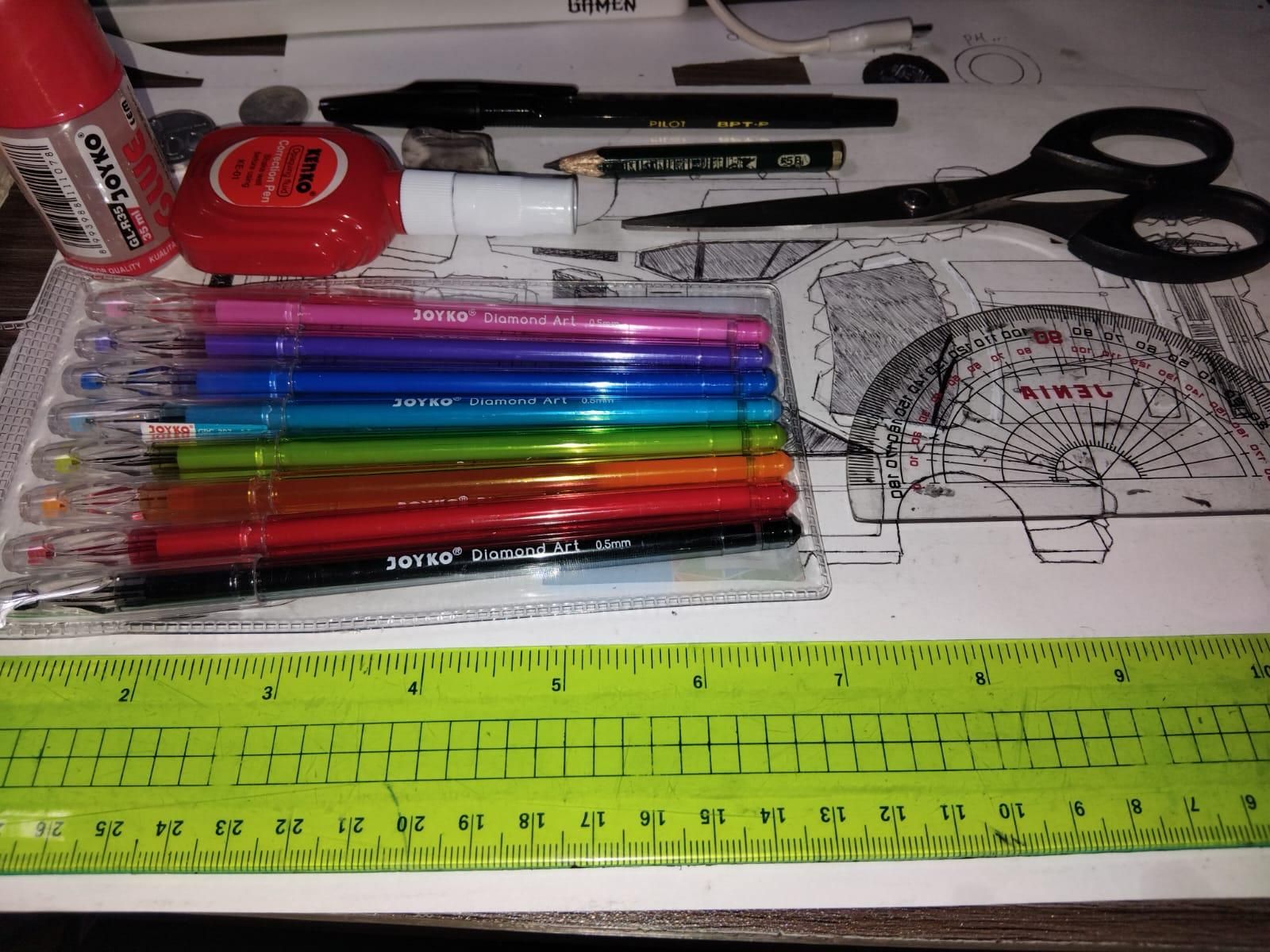 Self-drawn-looking BMW M1 Papercraft. : 6 Steps - Instructables