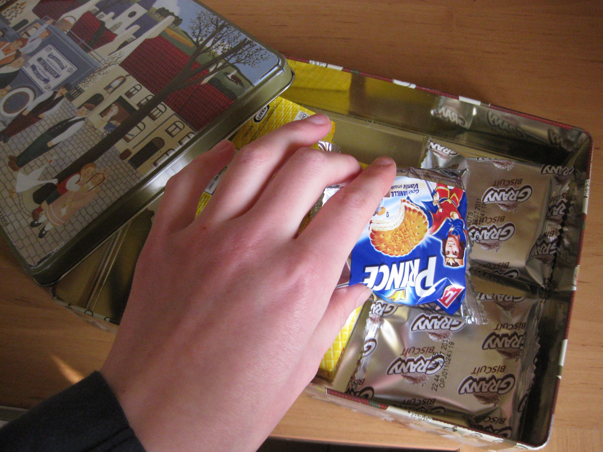 How to Eat a Cookie Like It's Nobody's Business? : 6 Steps - Instructables