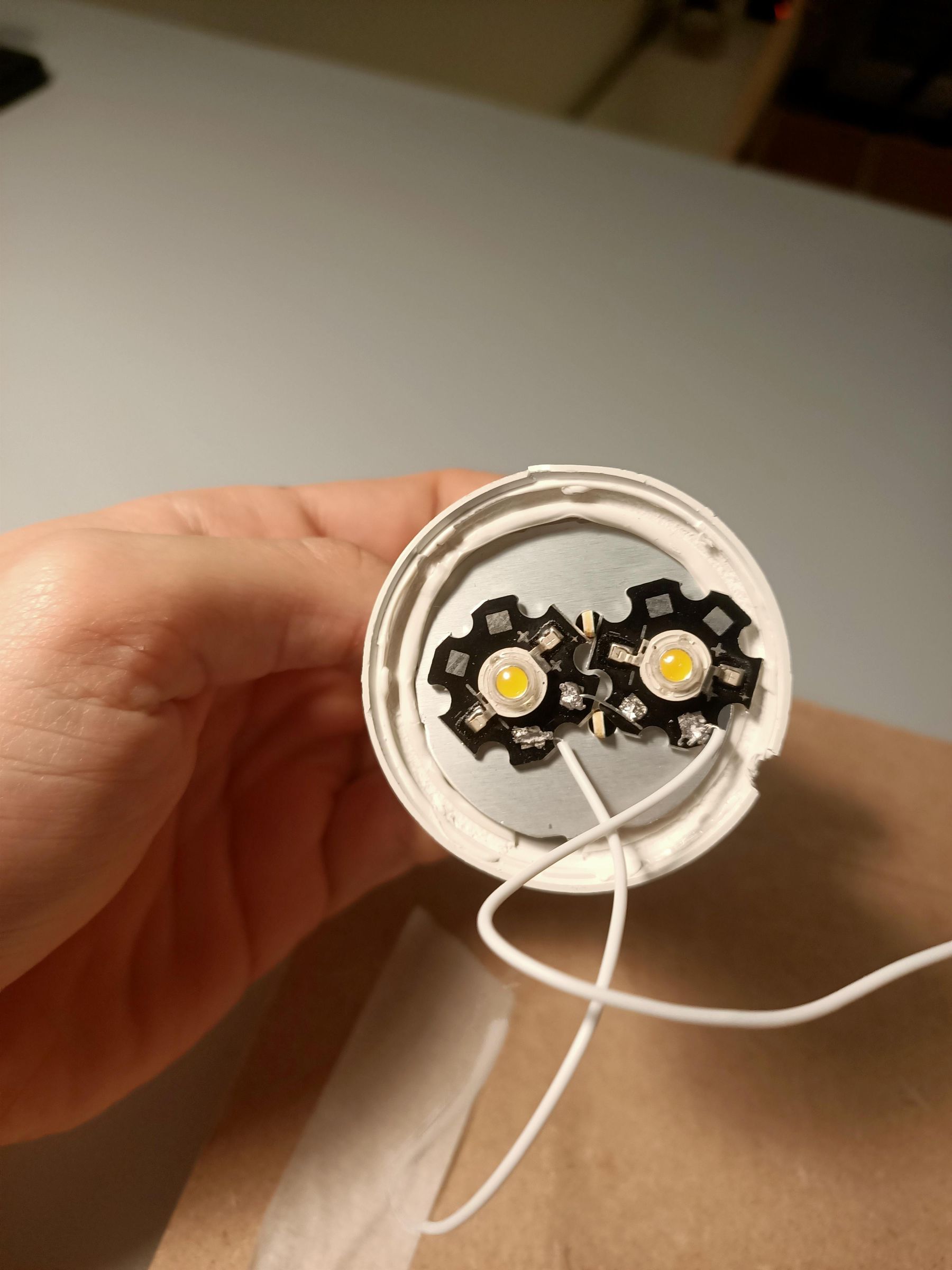 Give Your Lighting a Hand ! : 5 Steps (with Pictures) - Instructables