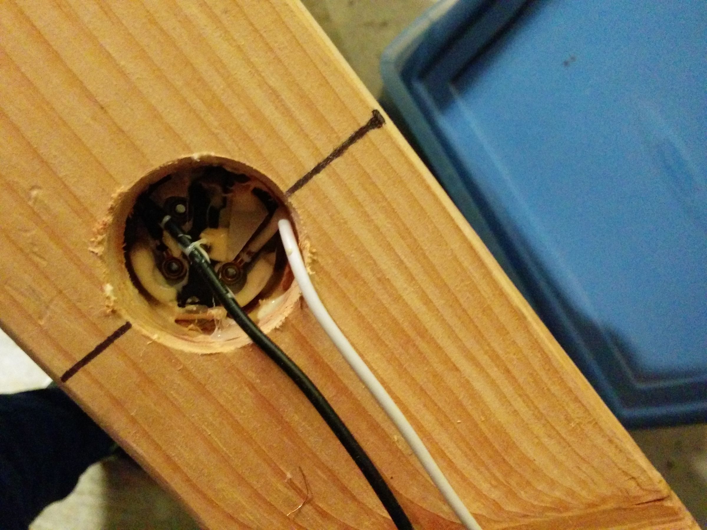 2x4 Simple Light Fixture : 8 Steps (with Pictures) - Instructables