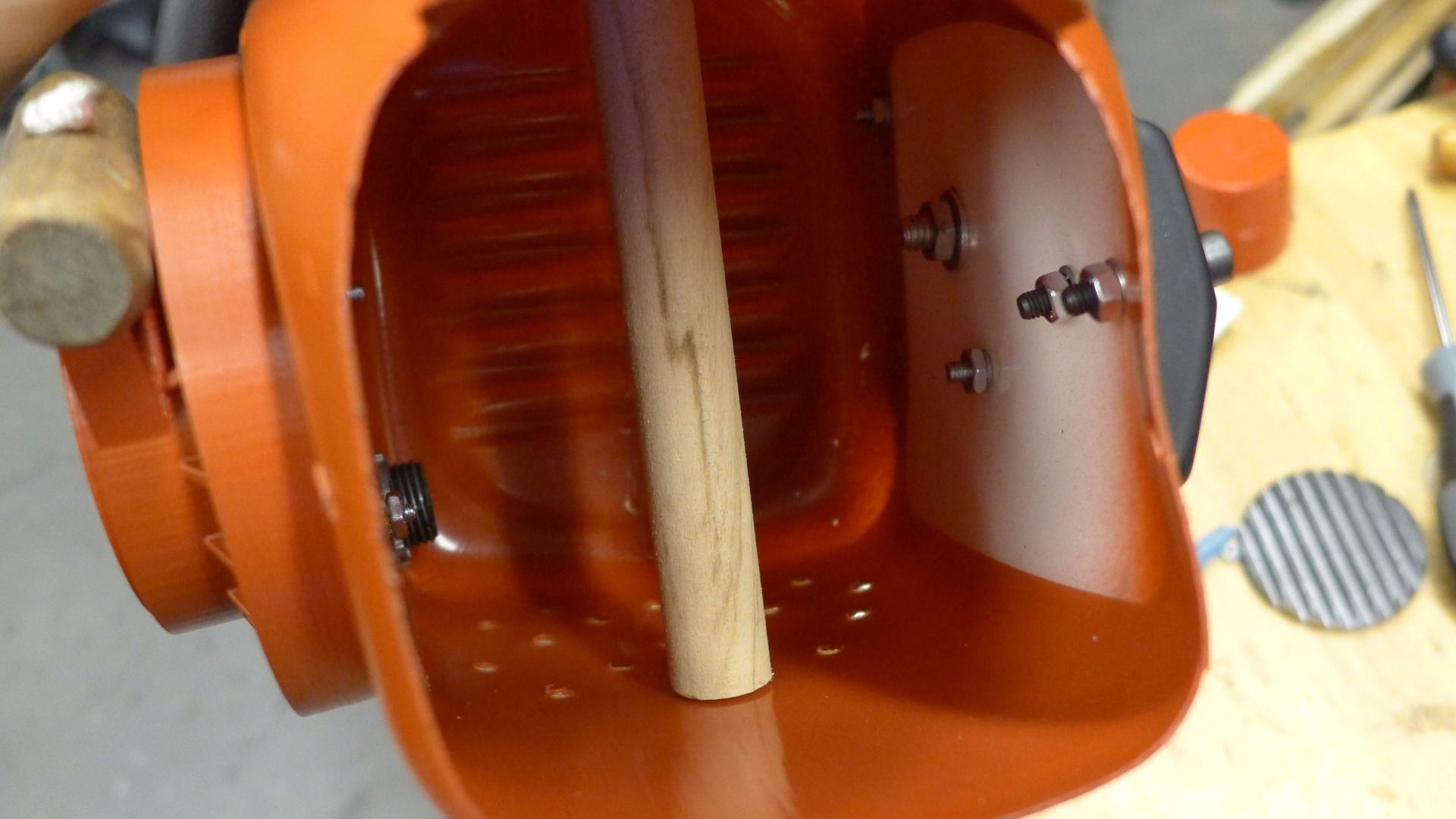 Evil Dead 2 Chainsaw : 12 Steps (with Pictures) - Instructables
