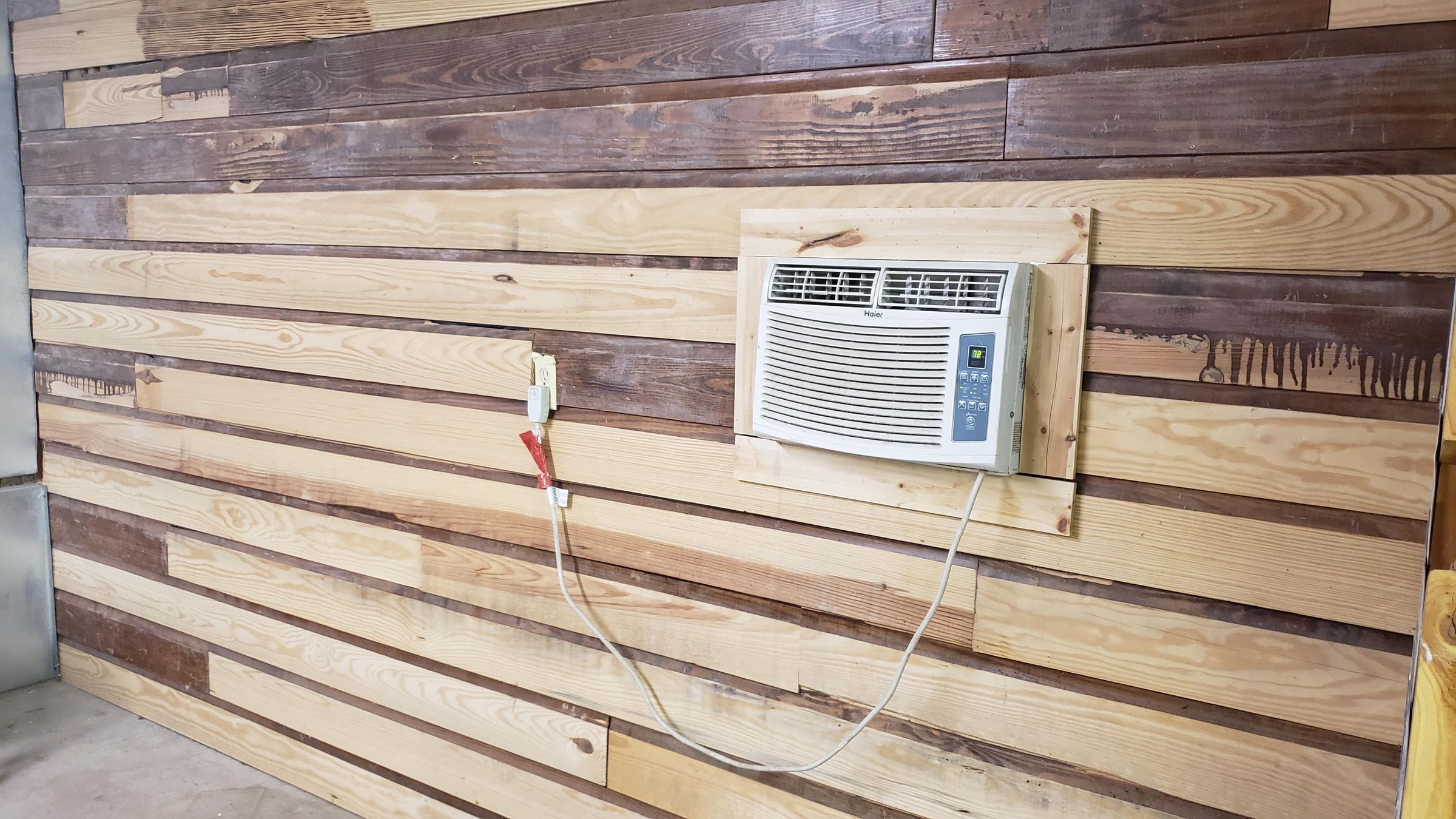 Rustic Paint Layering Accent Wall : 6 Steps (with Pictures) - Instructables