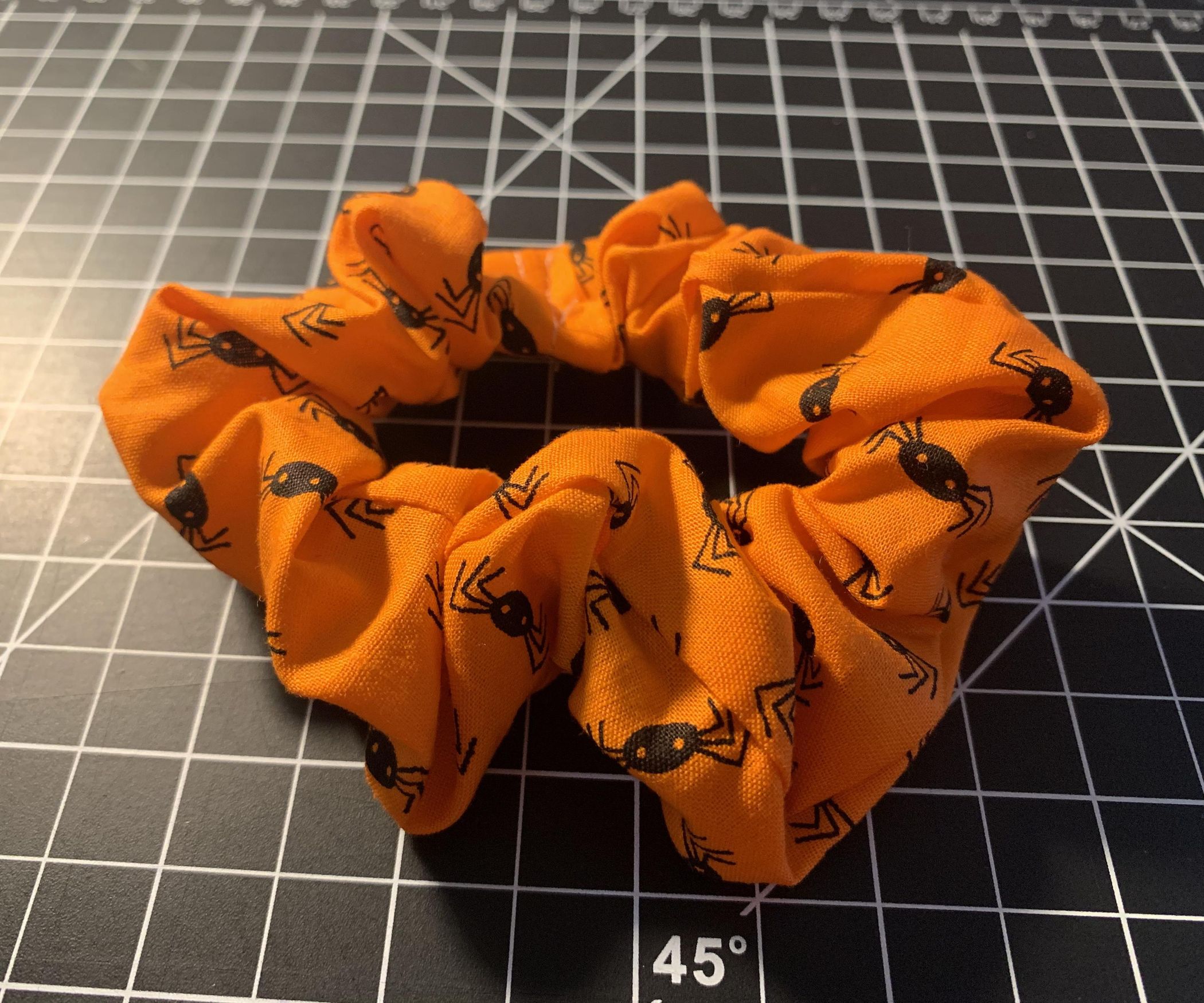 Easy-to-Sew Scrunchie : 7 Steps (with Pictures) - Instructables