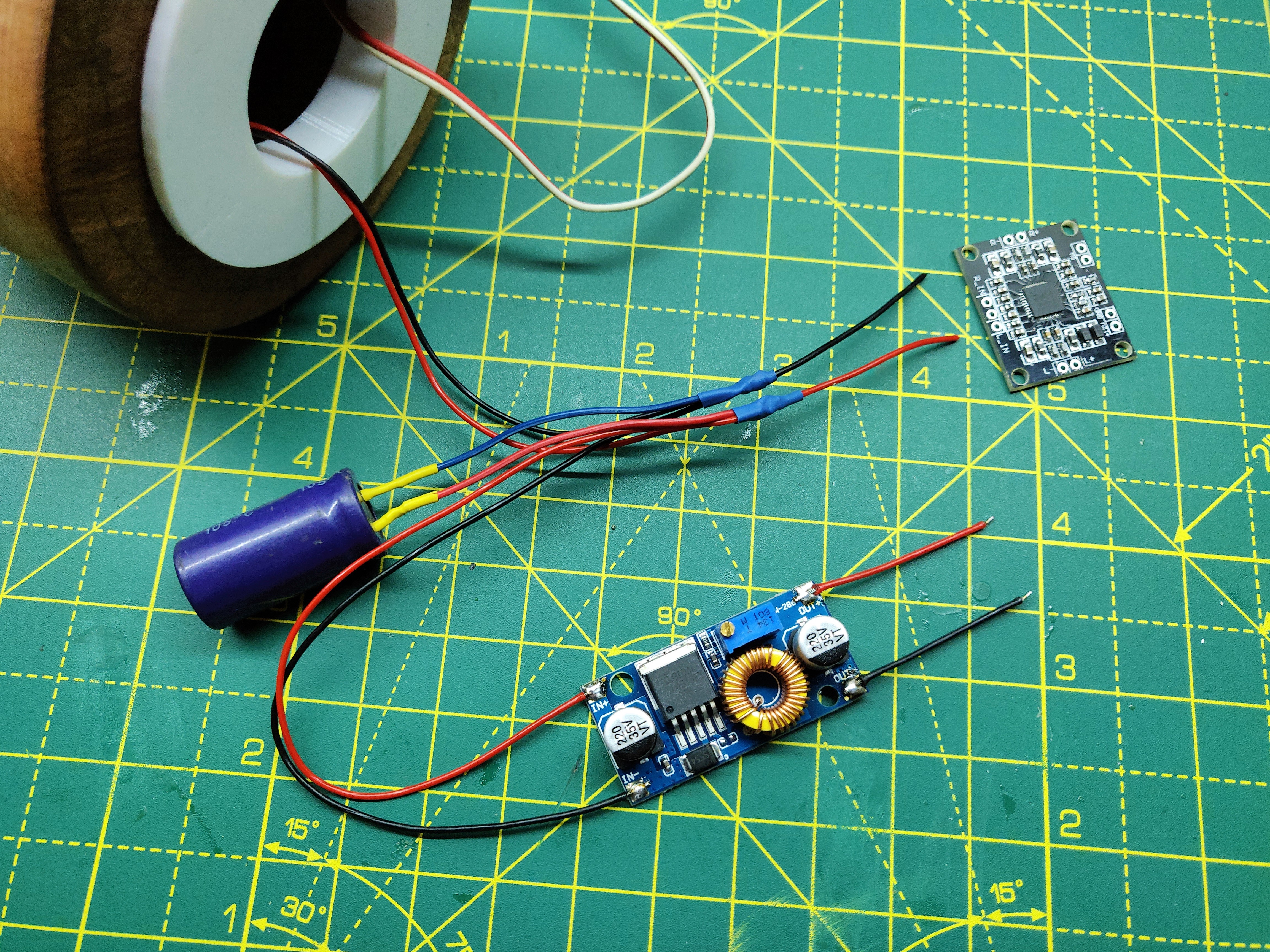 Desk Bluetooth Speaker With Audio Visualisation, Touch Buttons and NFC ...