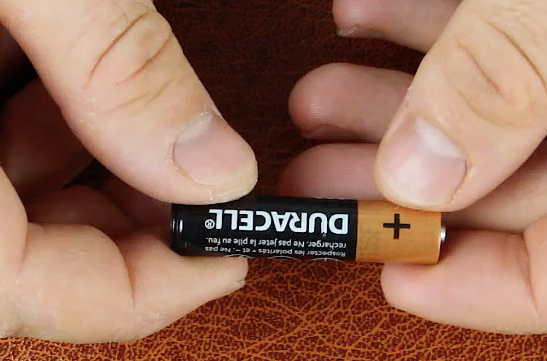 AAA Battery Burner Flame 3560 Fahrenheit : 10 Steps - Instructables