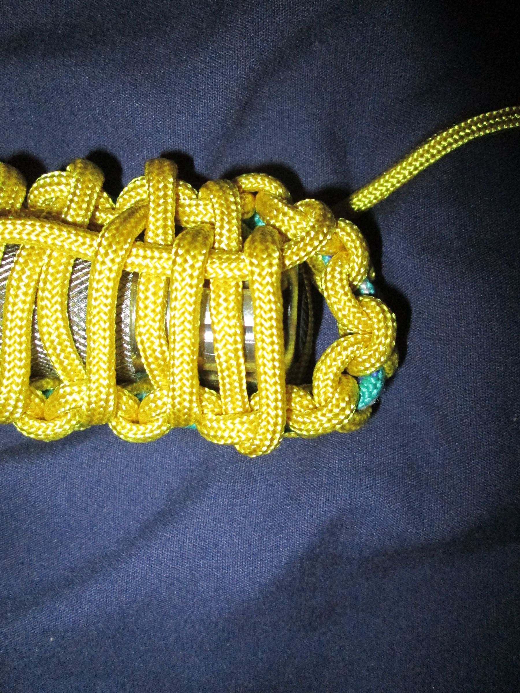 Paracord Flashlight Holster : 7 Steps - Instructables