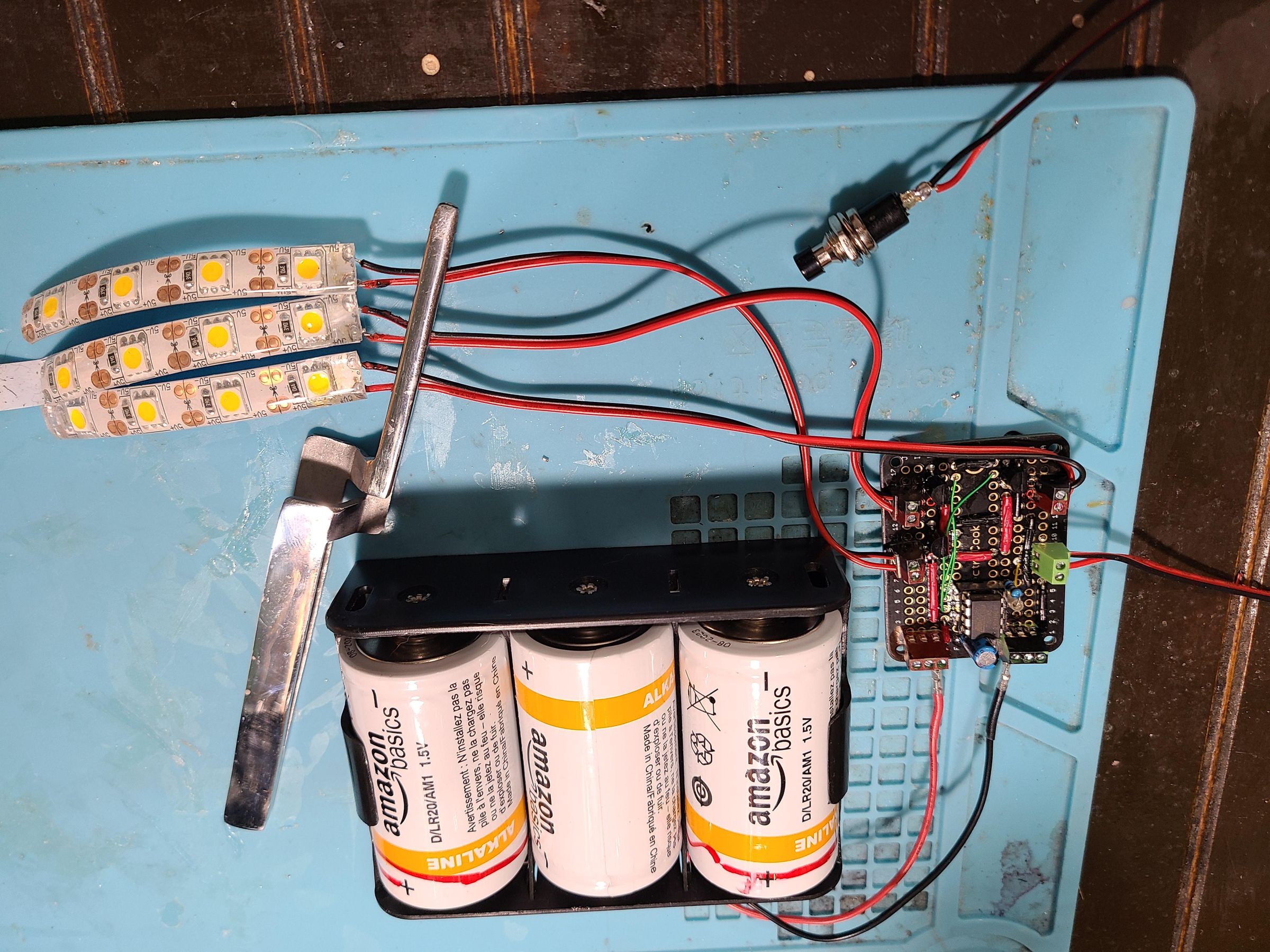 Attiny85 AVR PWM Haunted House Model LED Lights : 6 Steps - Instructables