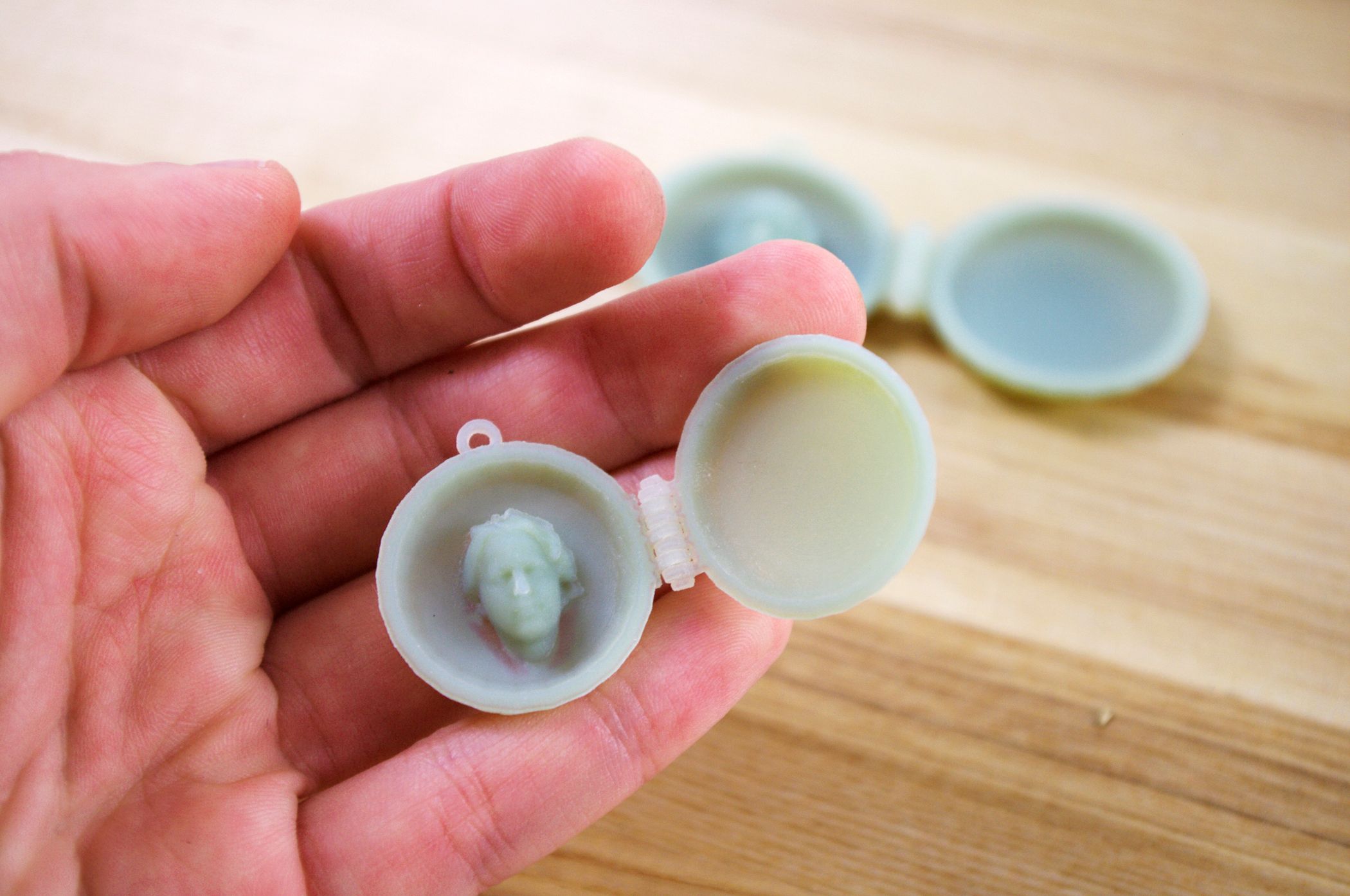 3D Printed Locket With Me in It : 11 Steps (with Pictures) - Instructables