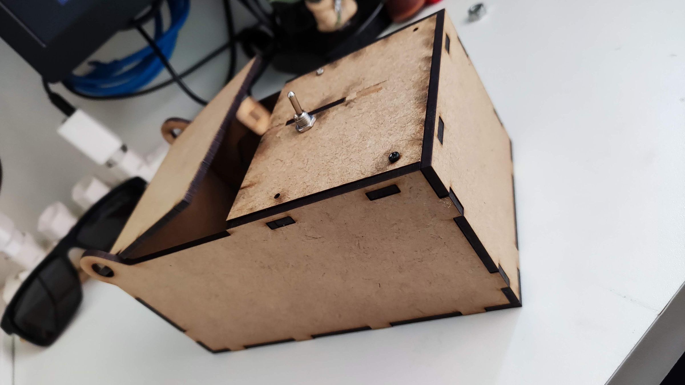 Arduino-servo Useless Machine V2 : 7 Steps - Instructables