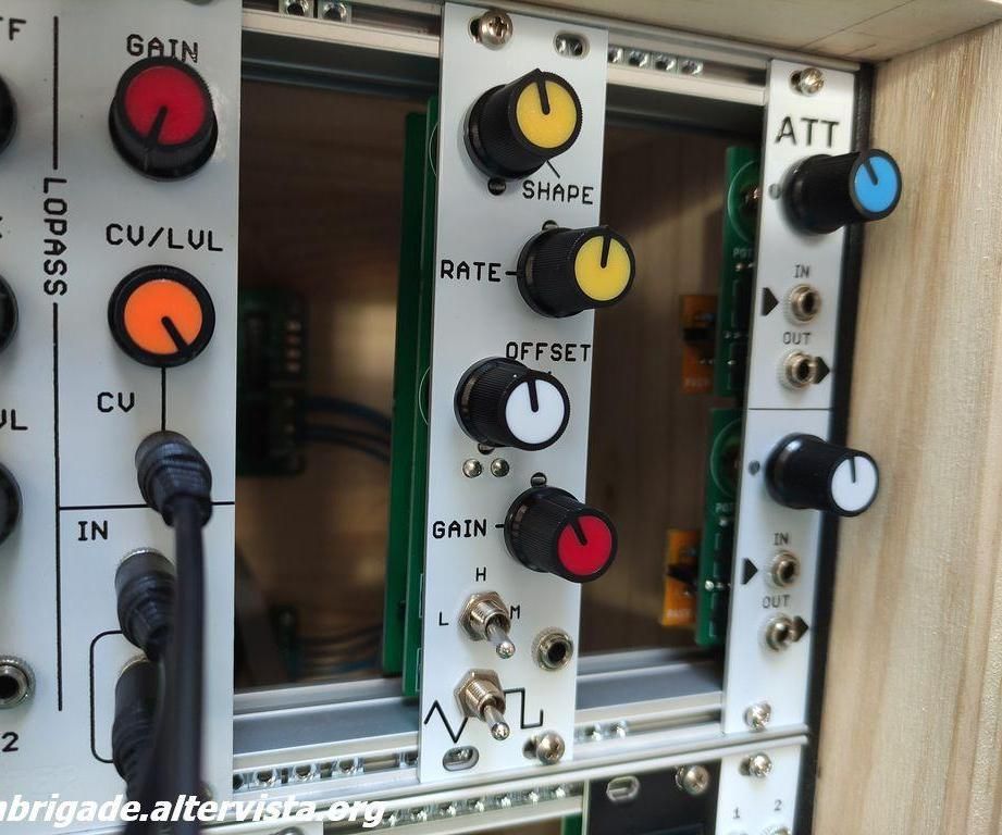 Variable Waveshape Low Frequency Oscillator : 4 Steps - Instructables