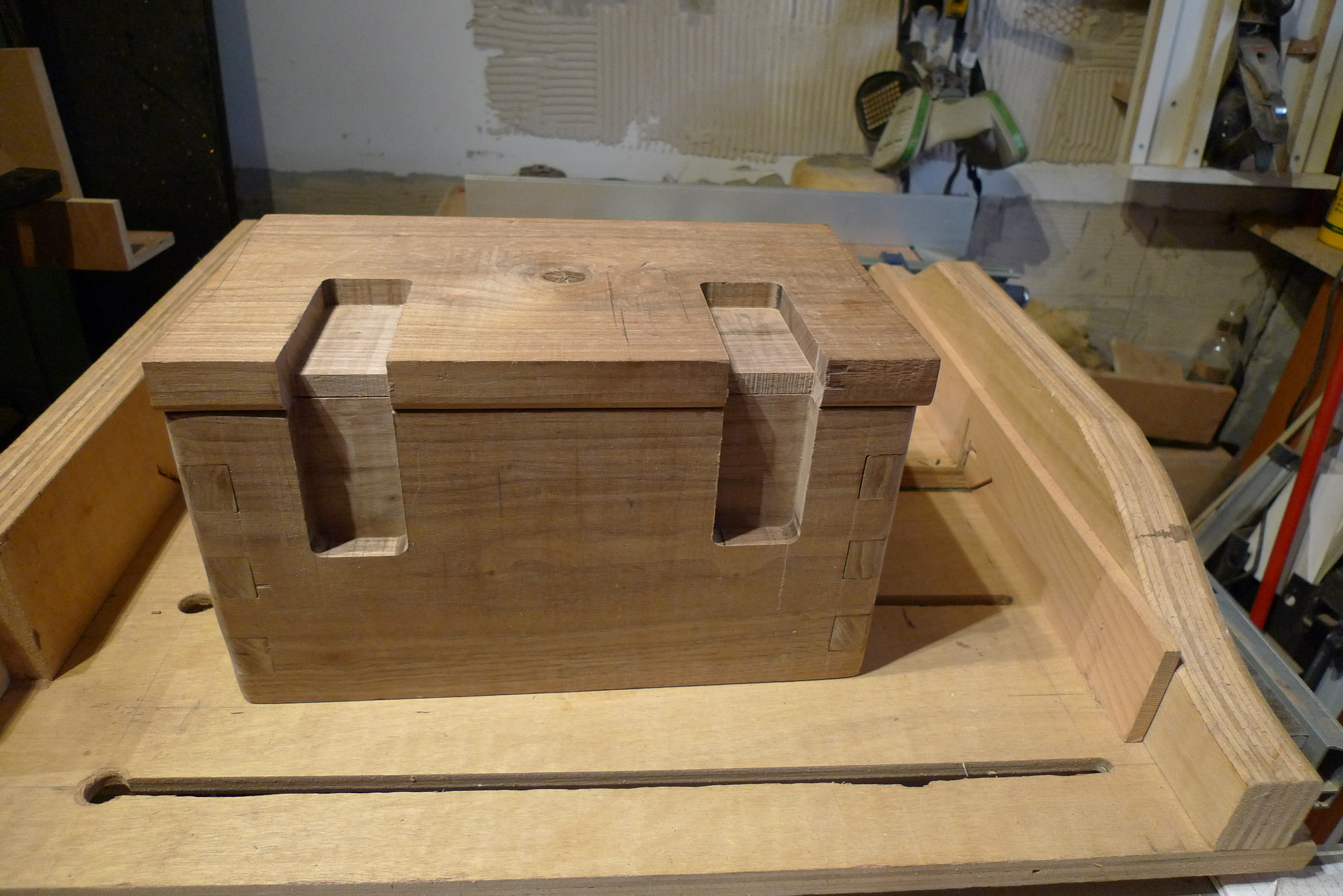 Finishing Walnut Box With Integral Hinge : 7 Steps (with Pictures ...