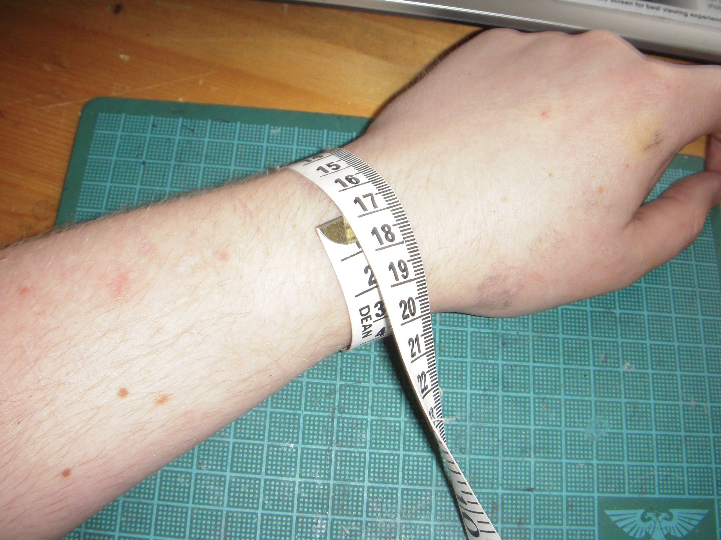 Draw-String Wrist Cuffs : 6 Steps - Instructables