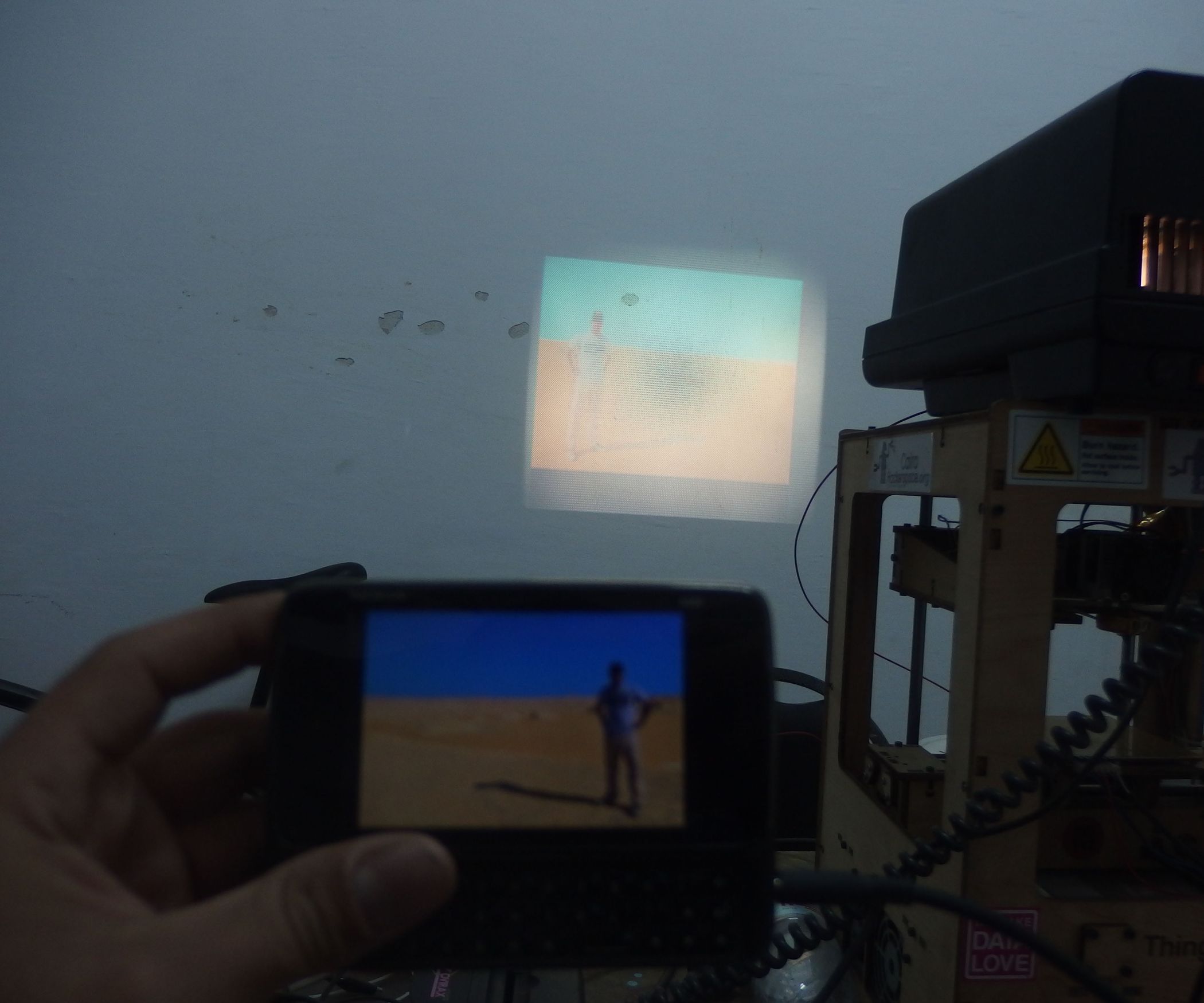 Convert a 40 Years Old DIA Slide Projector to a Decent DIY Projector ...