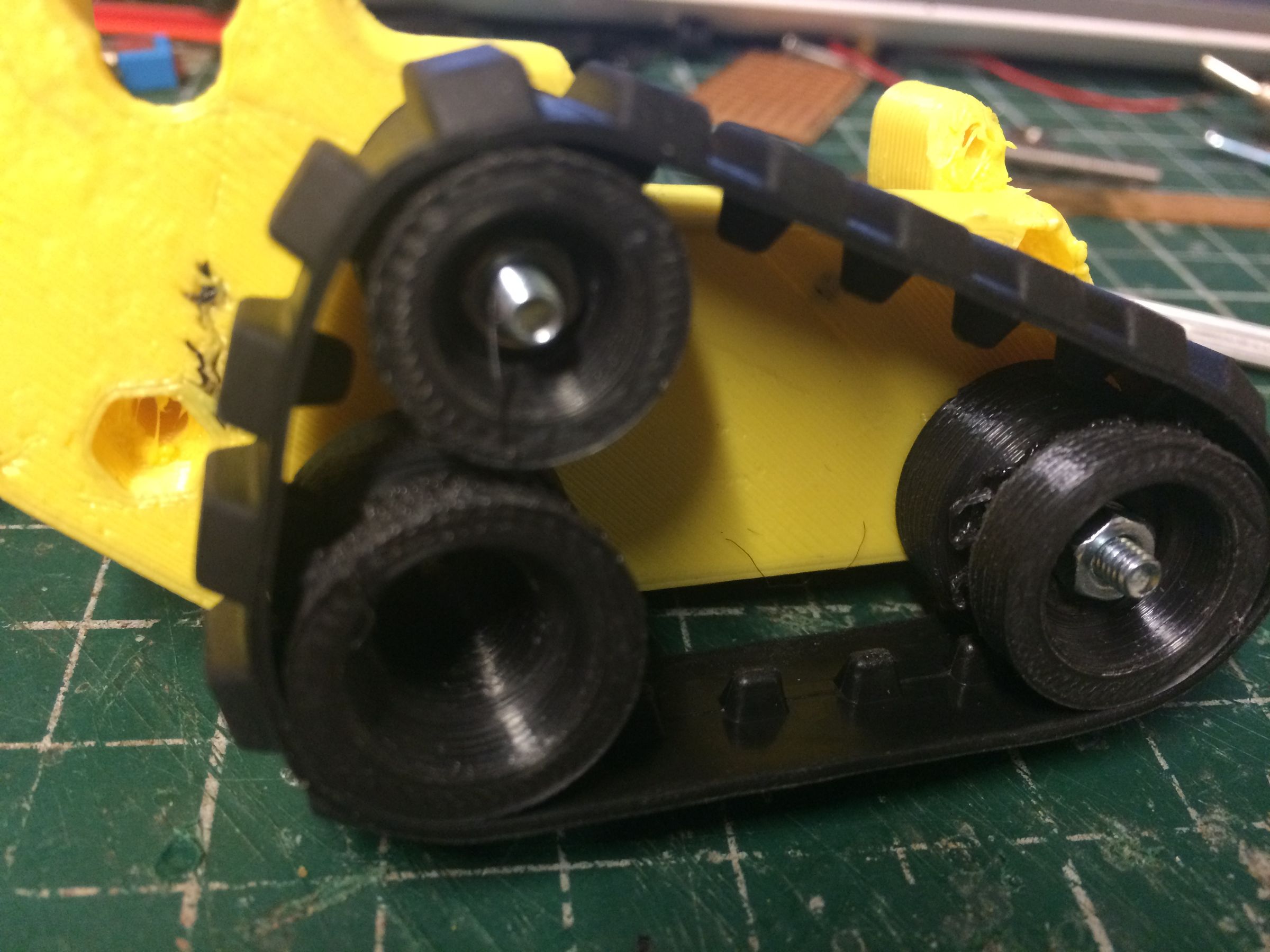 Continuous Rotation 4.3g Servo : 6 Steps (with Pictures) - Instructables