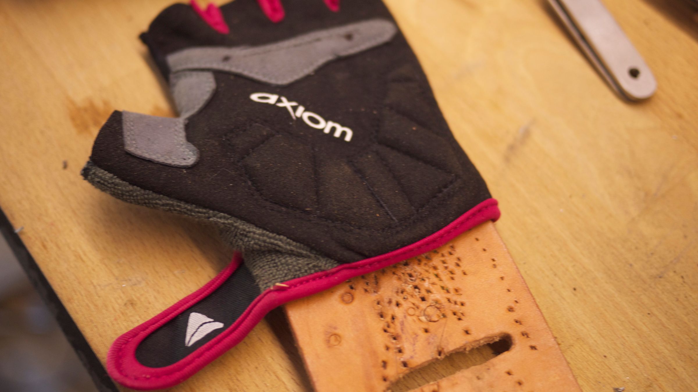 Anti-Rape Gloves : 15 Steps (with Pictures) - Instructables