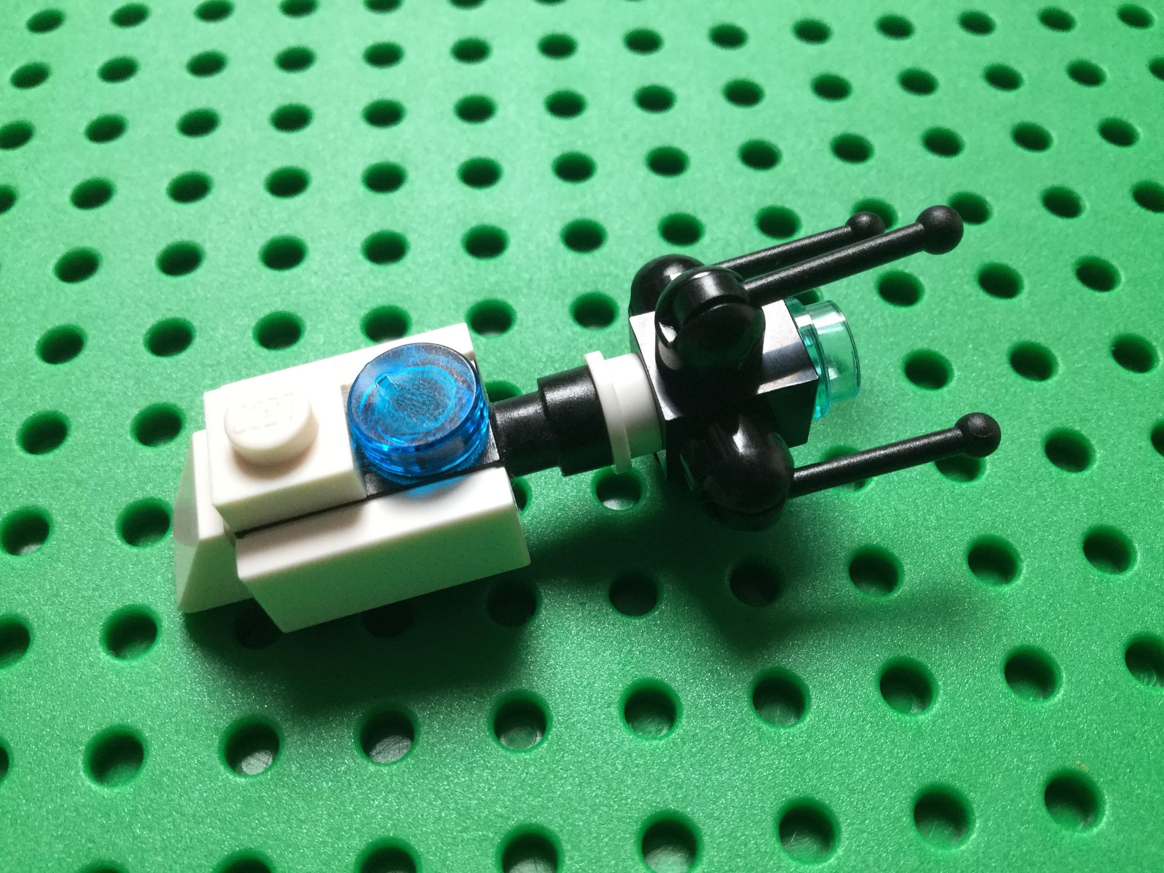 Lego Portal Gun, Chell Figure and Companion Cube : 4 Steps - Instructables