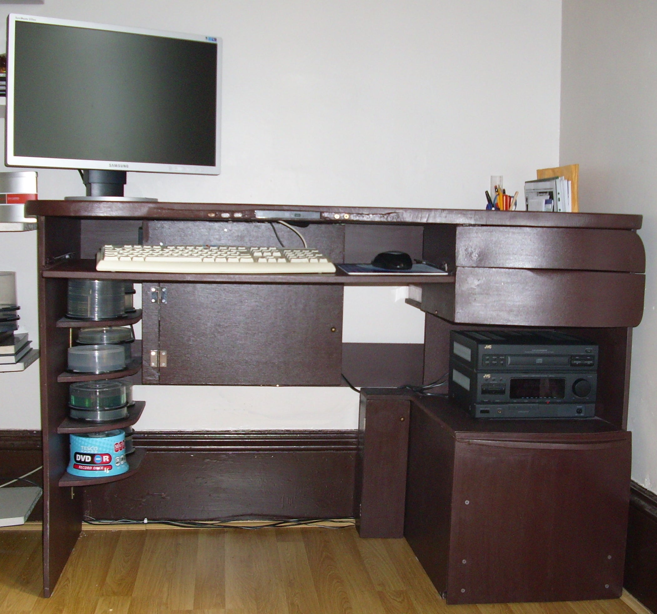Fancy and Functional Desk With an In-built PC : 14 Steps (with Pictures ...