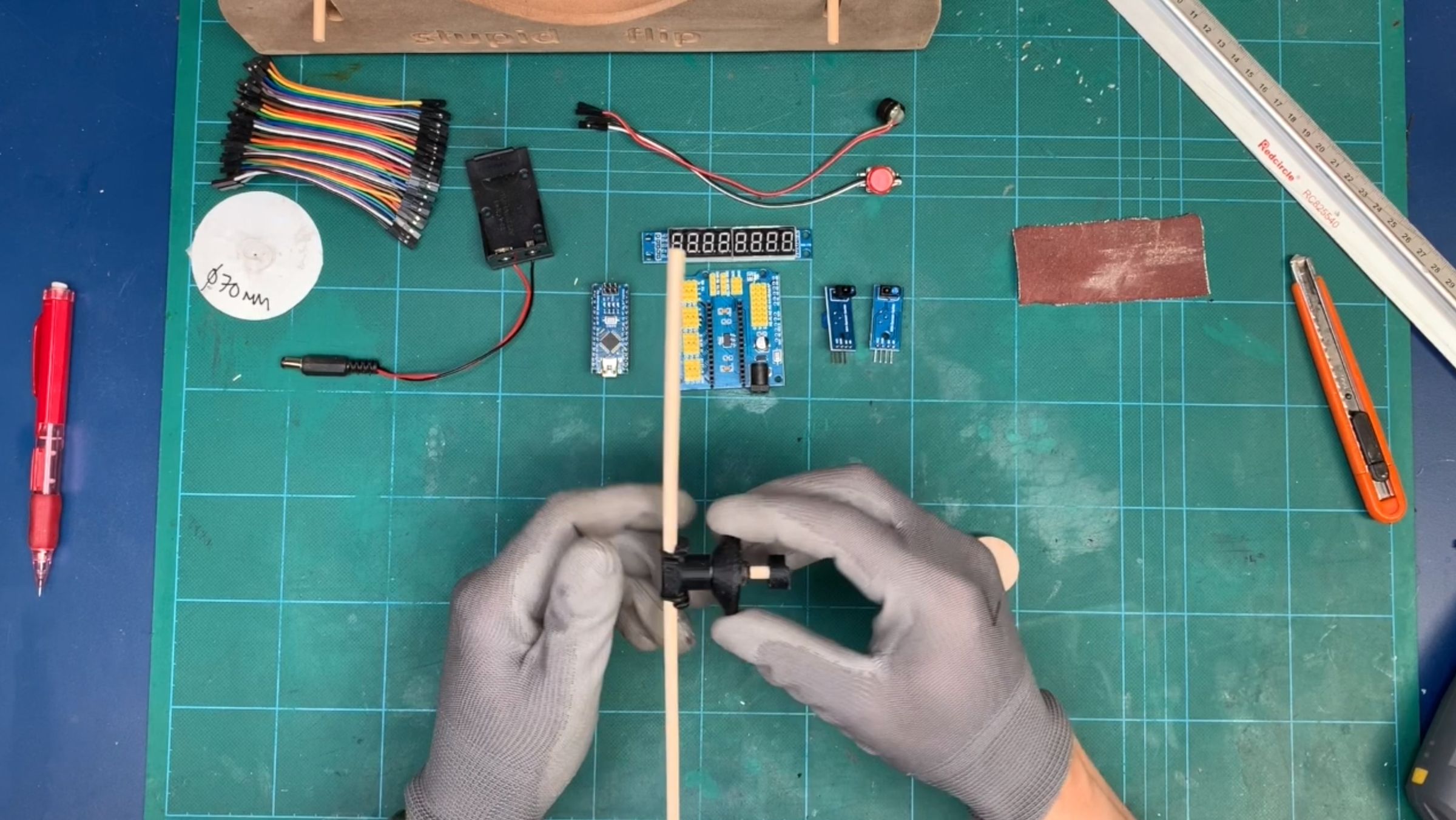 Flip-It! - the World's Dumbest Game? : 7 Steps (with Pictures ...