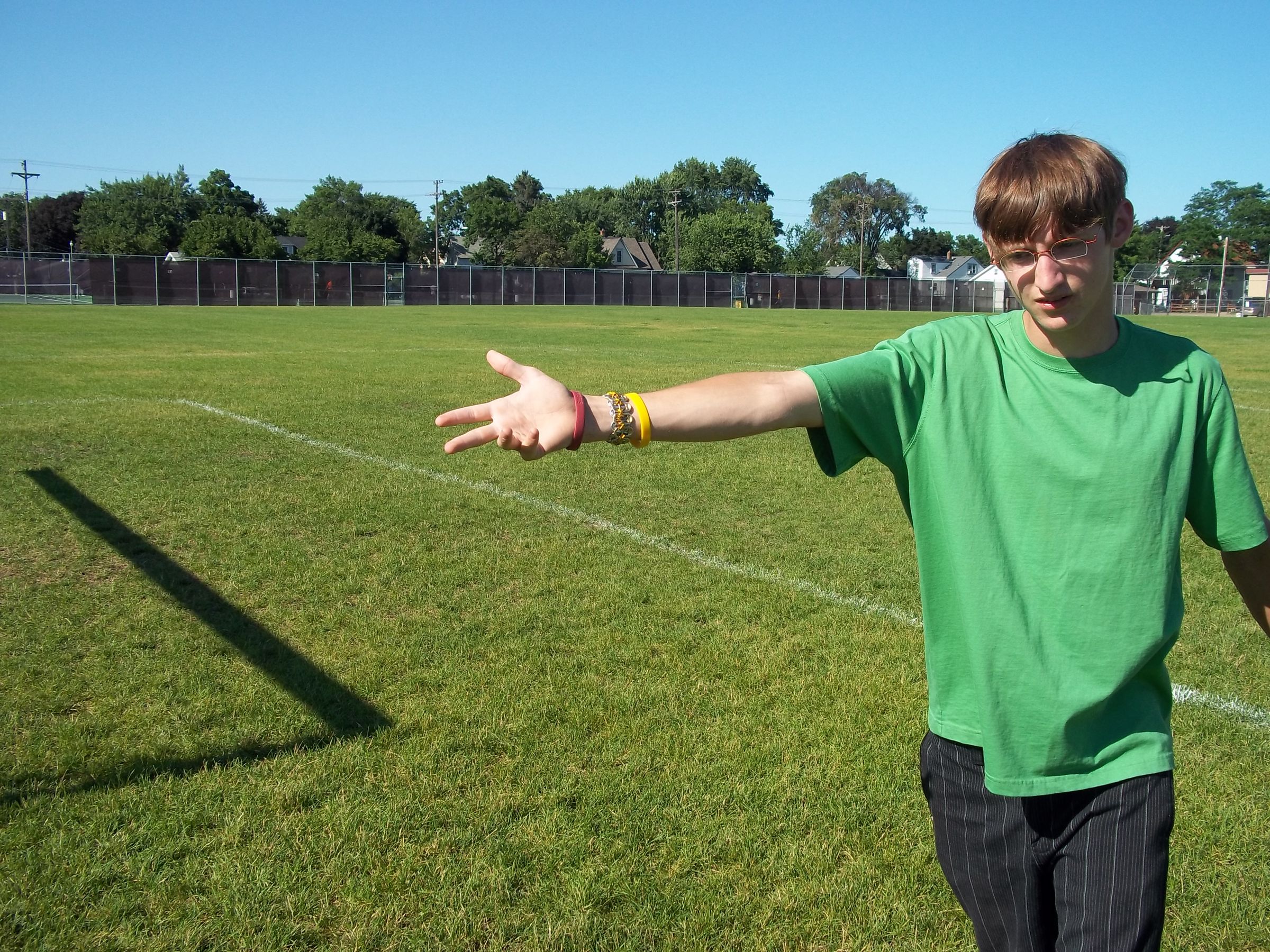 Funky McGroovy Frizbee Throwing Guide : 9 Steps (with Pictures ...