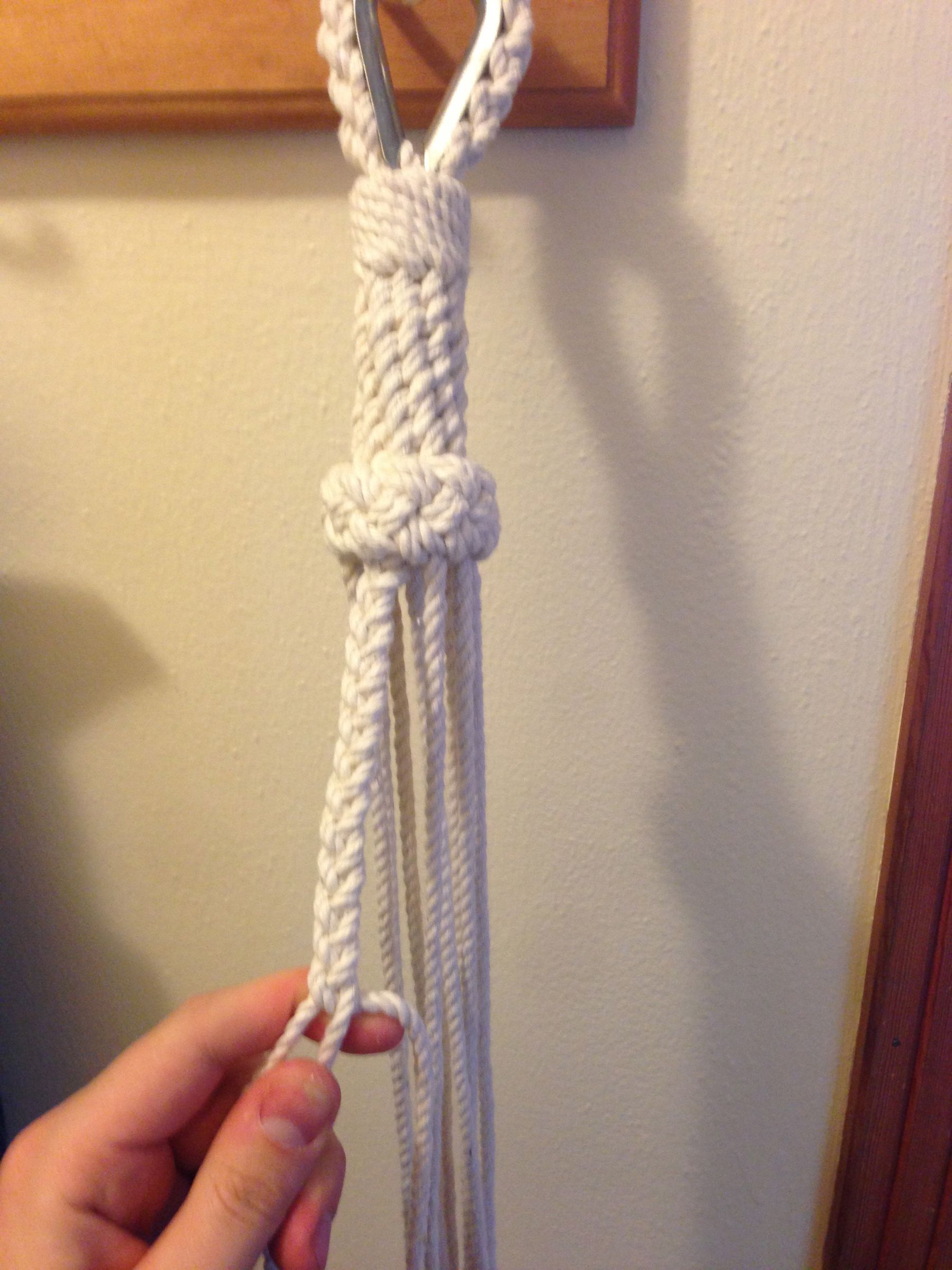 How to Make a Plant Hanger Out of Rope : 10 Steps (with Pictures ...