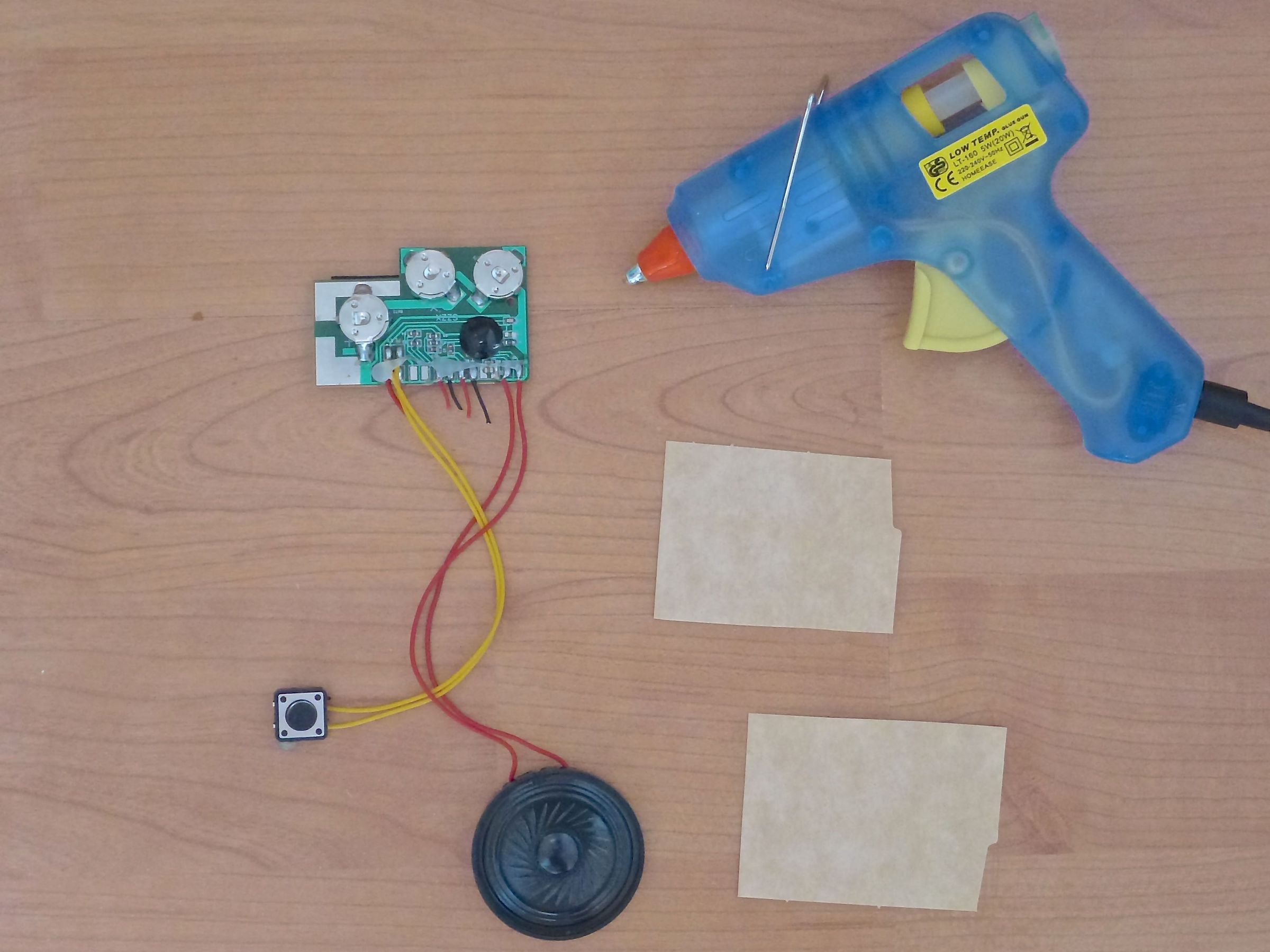 The High Five Glove : 5 Steps (with Pictures) - Instructables