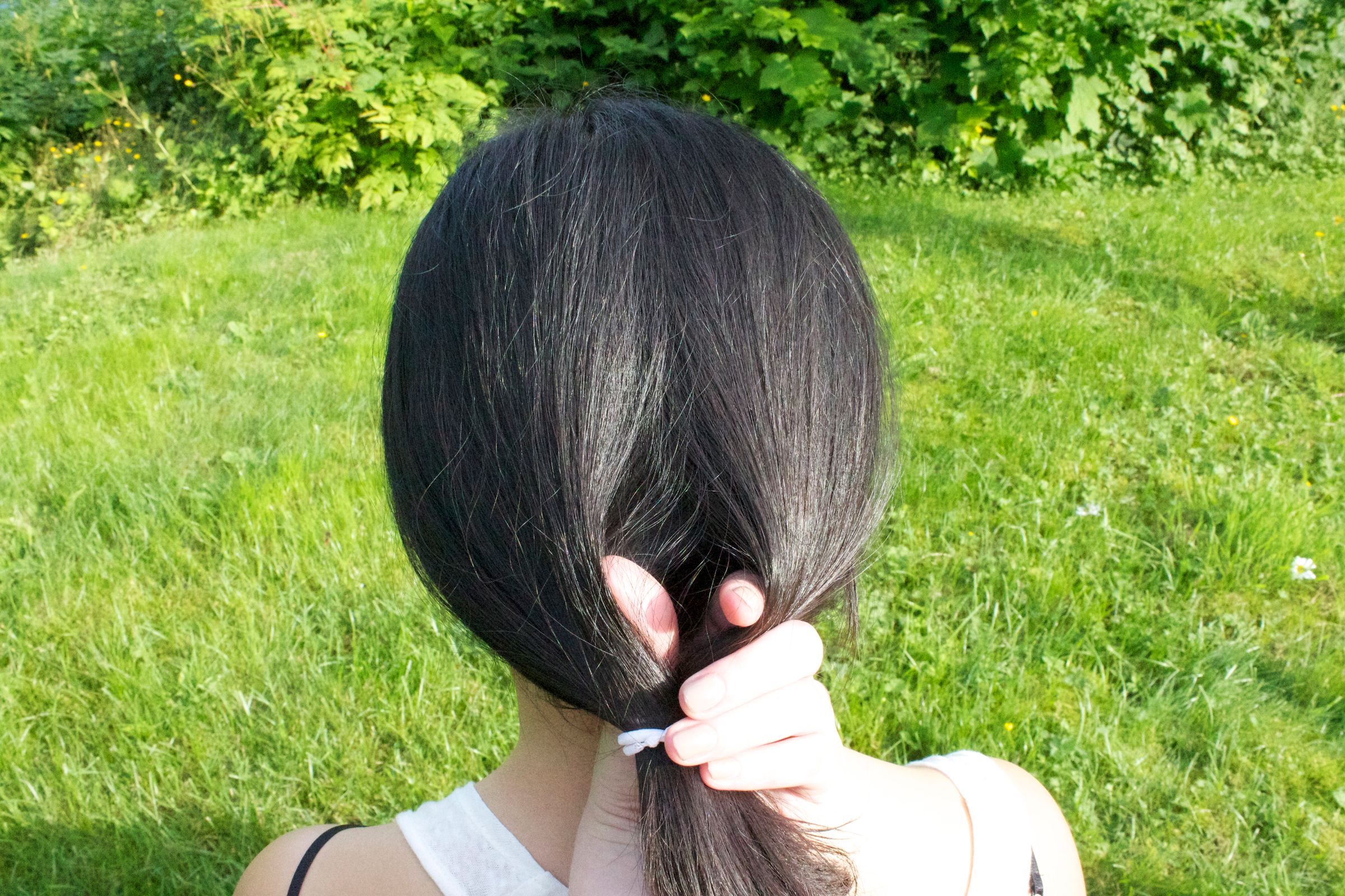 An Elegant Inverted Ponytail : 4 Steps - Instructables