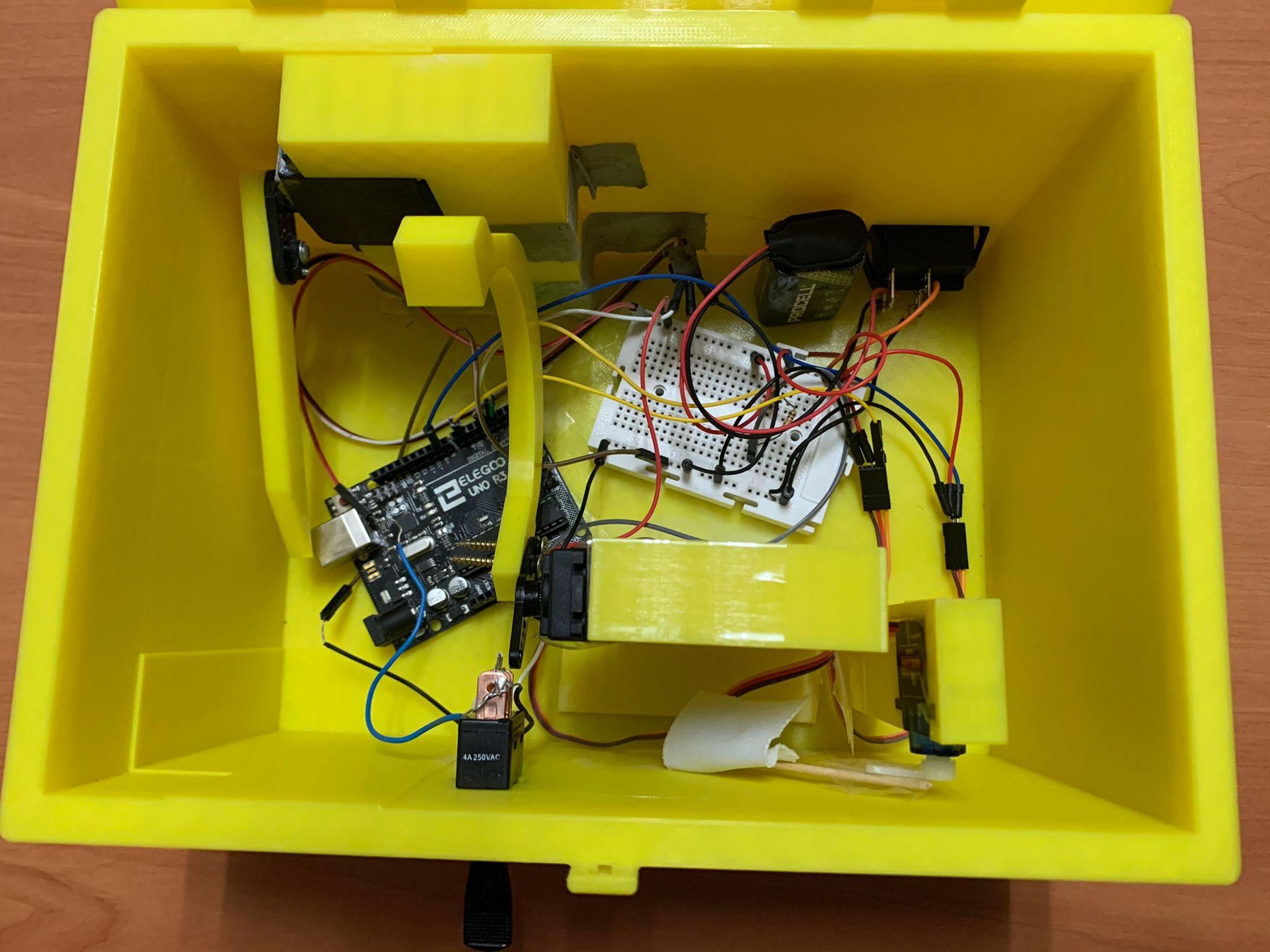 Useless Box ++ : 4 Steps - Instructables