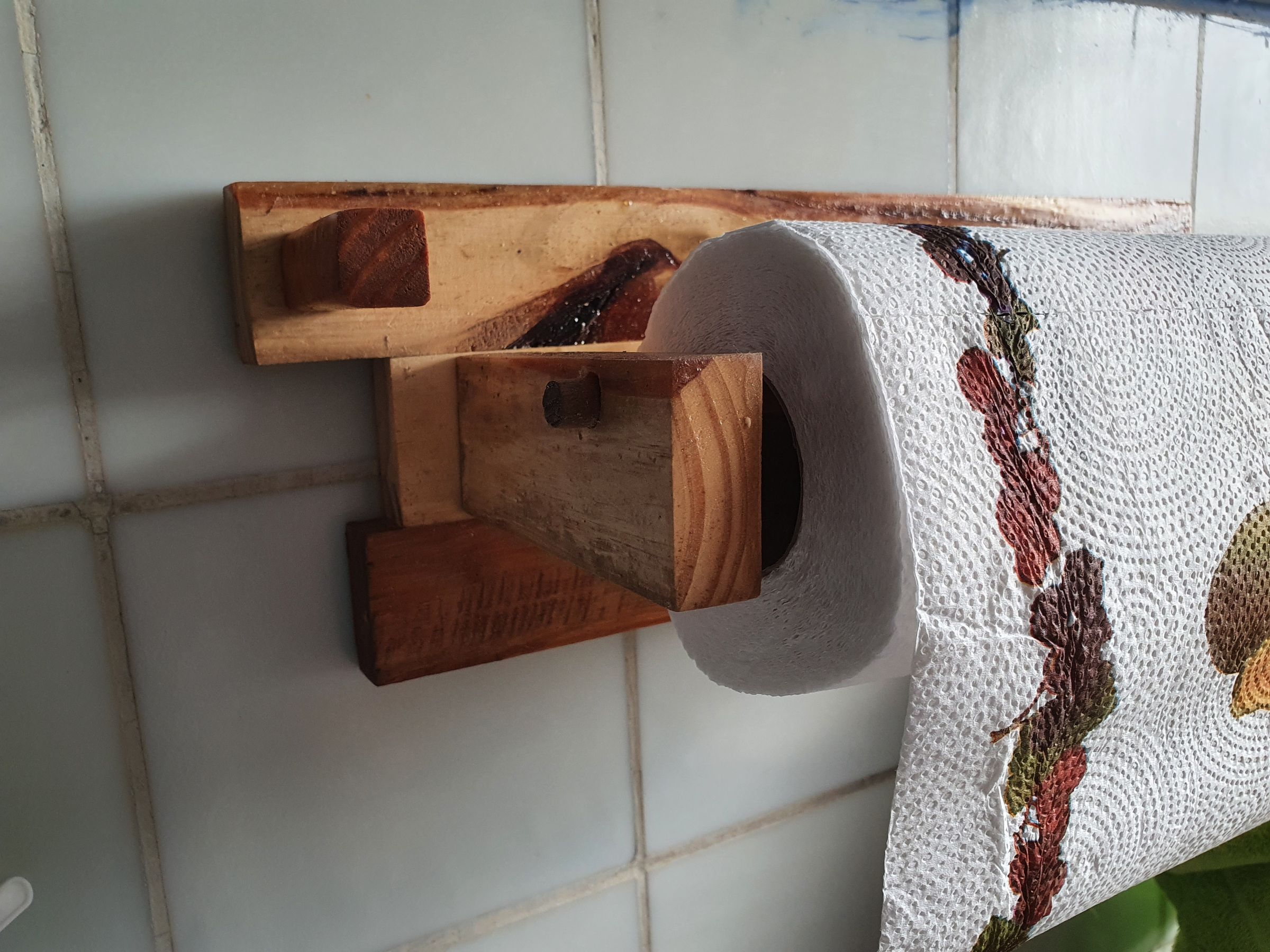 Porta Rollo De Cocina (Kitchen Roll Holder) : 3 Steps - Instructables