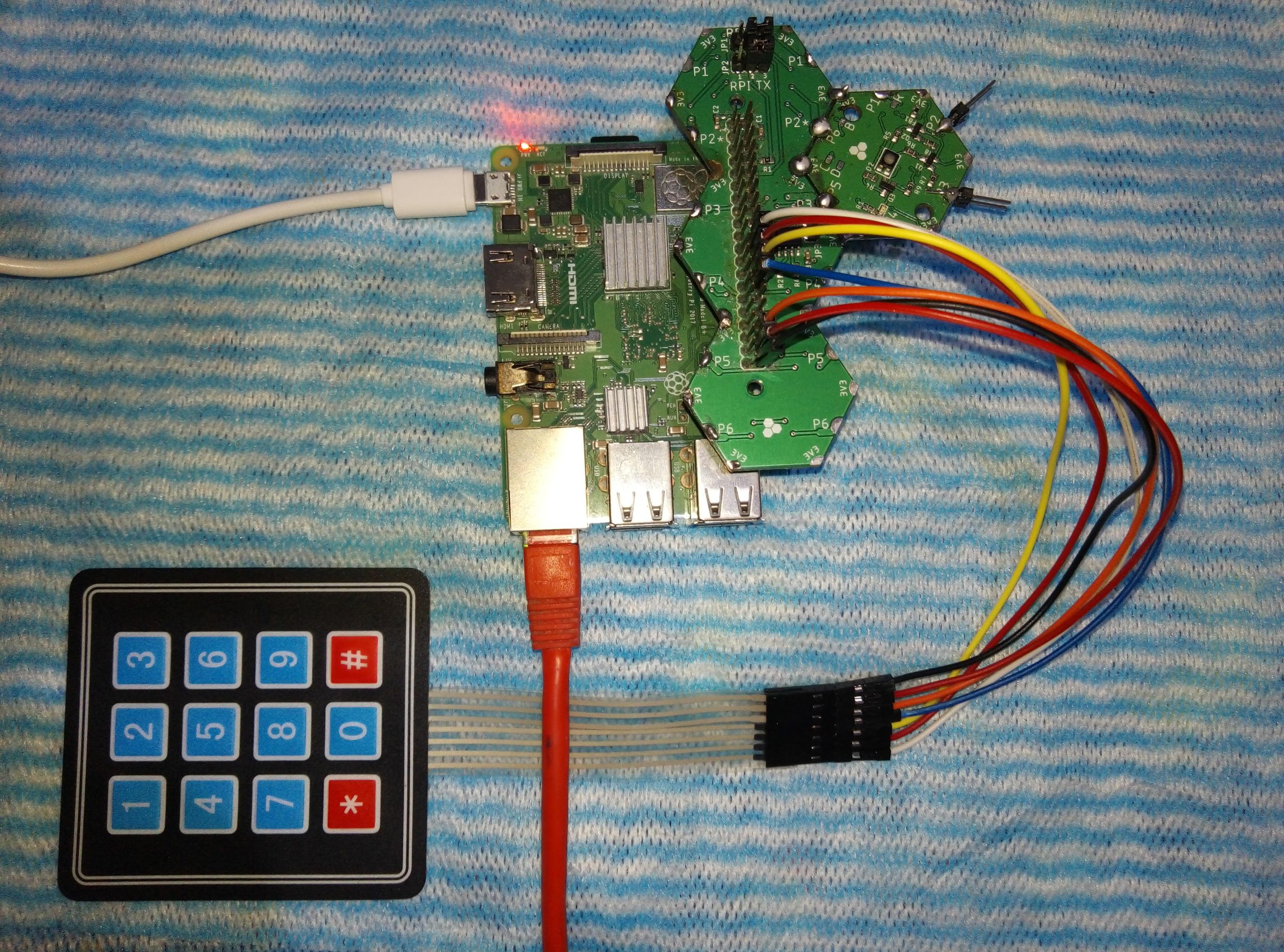 Controlling Hexabitz RGB LED Module Using 4x3 Keypad Via Raspberry Pi ...