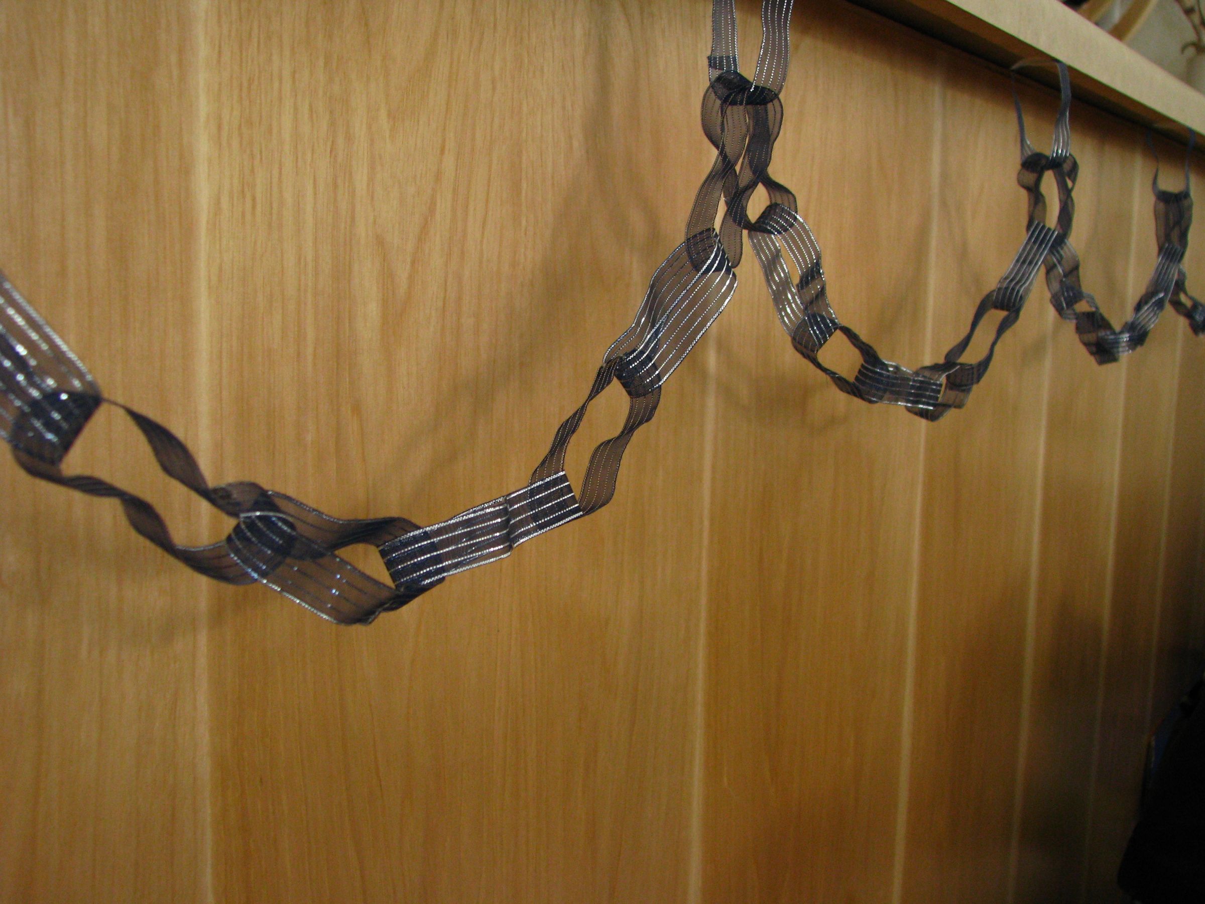 Christmas Ribbon Garland or Chain : 6 Steps - Instructables