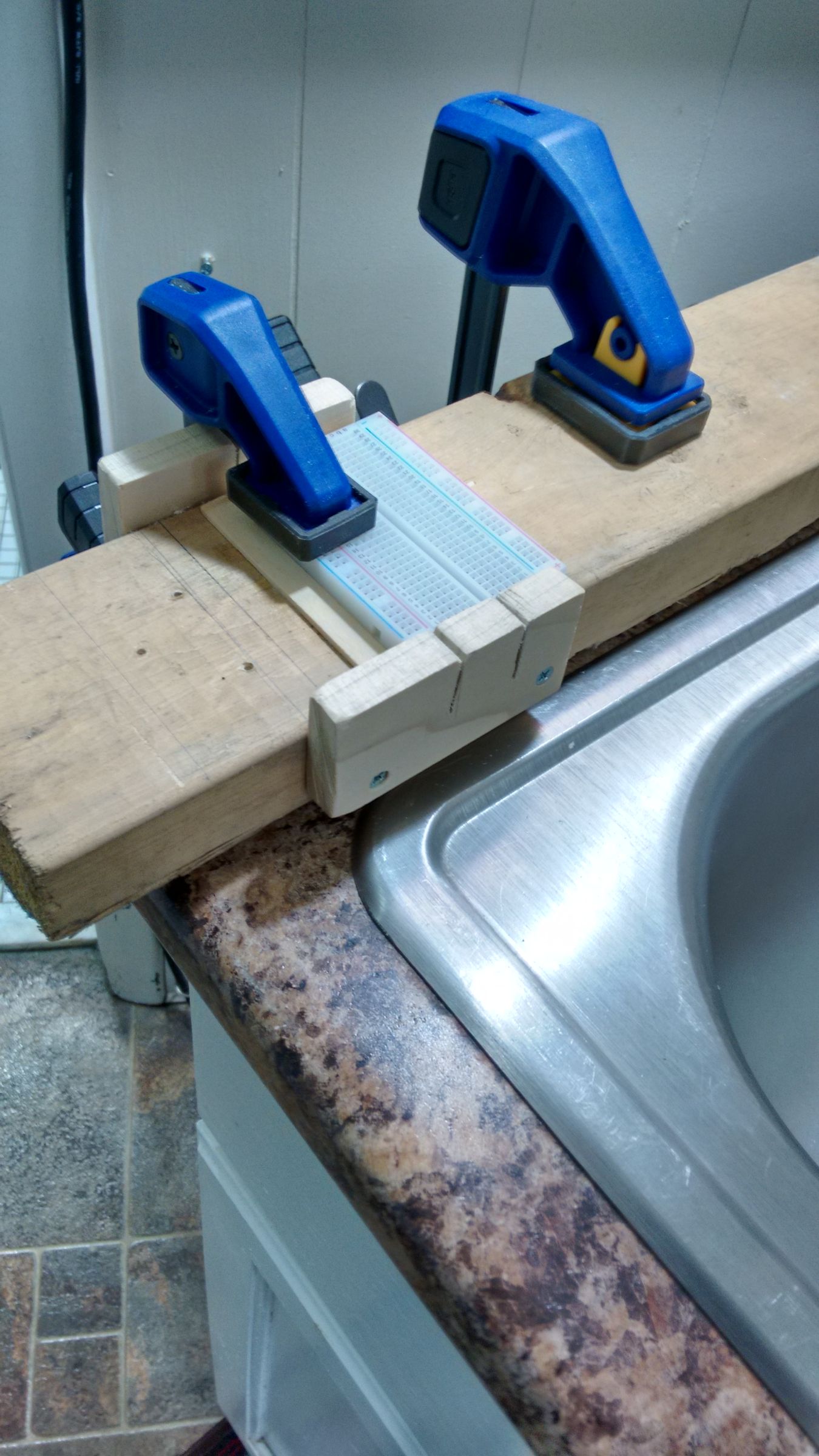 Divided Solderless Breadboard : 4 Steps - Instructables