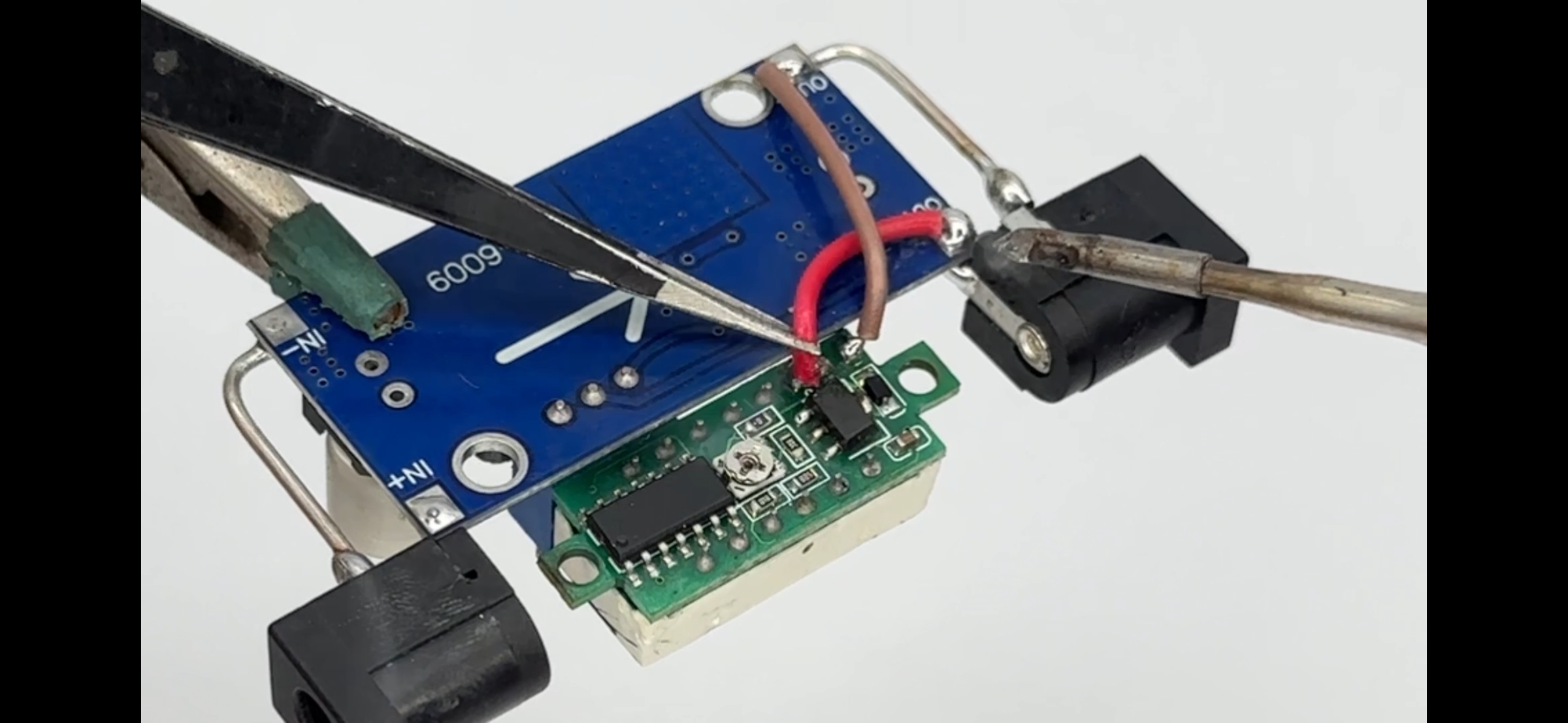 Build a Compact WiFi UPS at Easy : 10 Steps (with Pictures) - Instructables