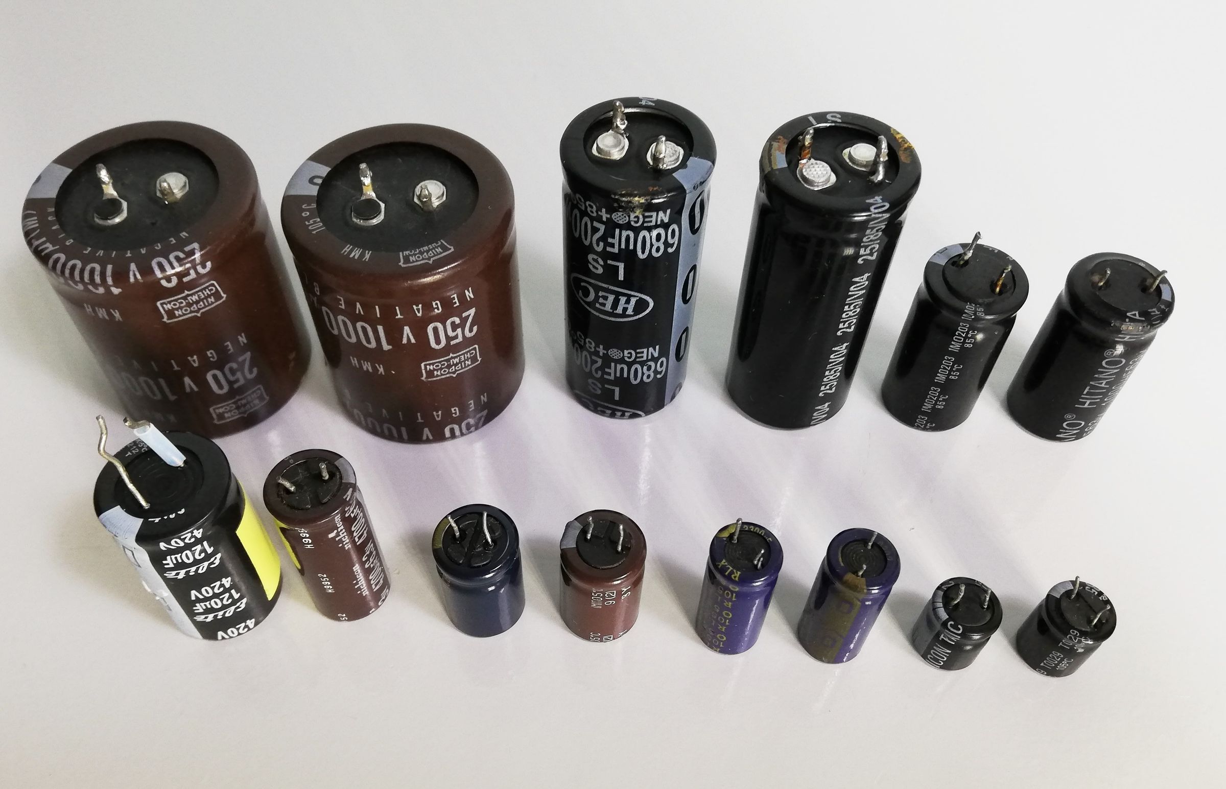 3D Printed Fake Capacitor Compartment : 8 Steps (with Pictures ...