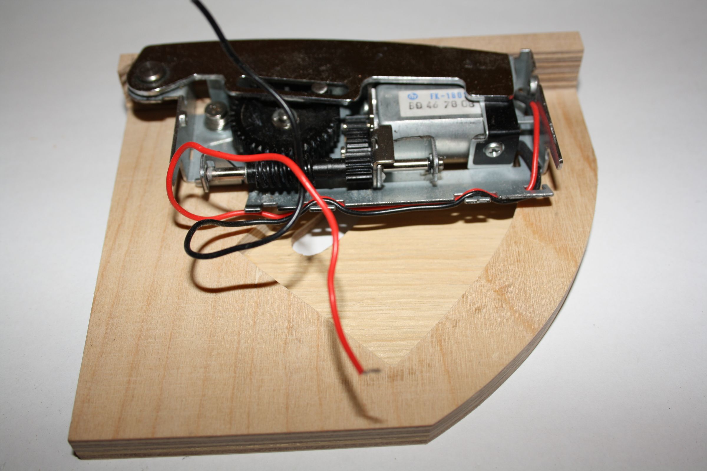 Table-Top Scissors | the Cutting Edge of Technology! : 17 Steps (with ...