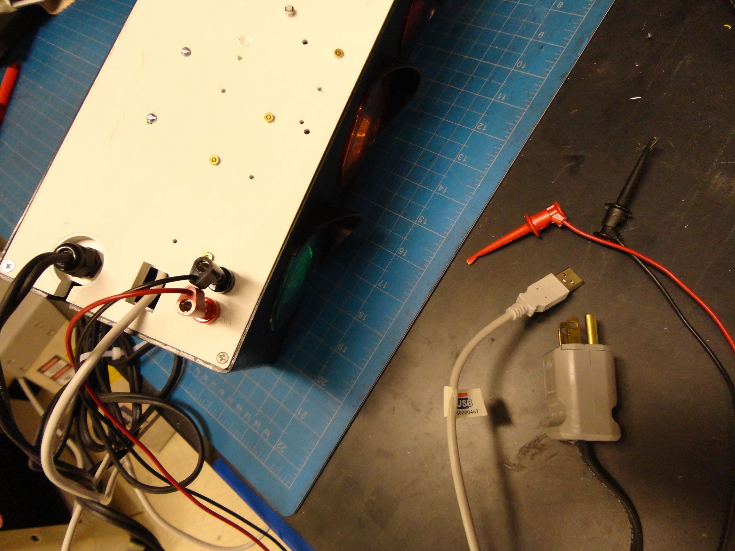 Safety Stoplight: the Easy, Arduino-powered, Voltage Warning Light : 3 ...