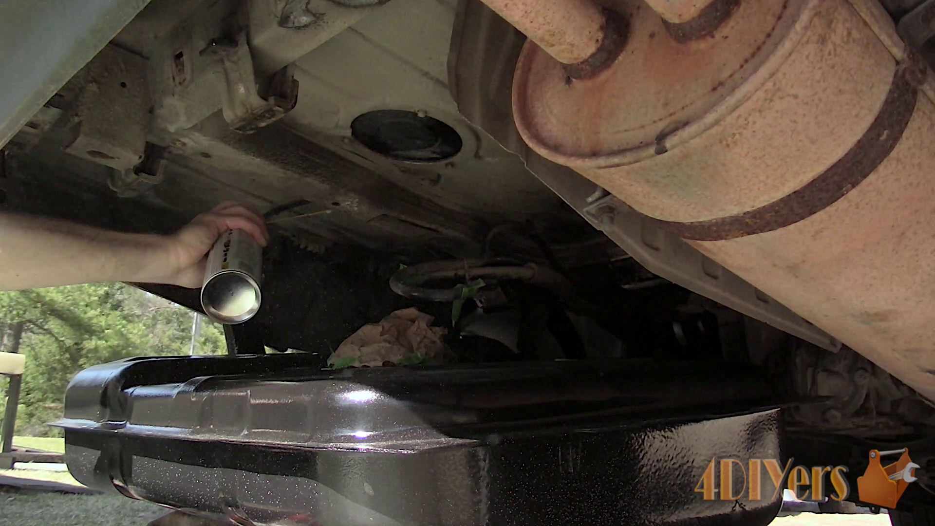 How to Repair a Leaking Metal Gas Tank Without Welding : 8 Steps ...