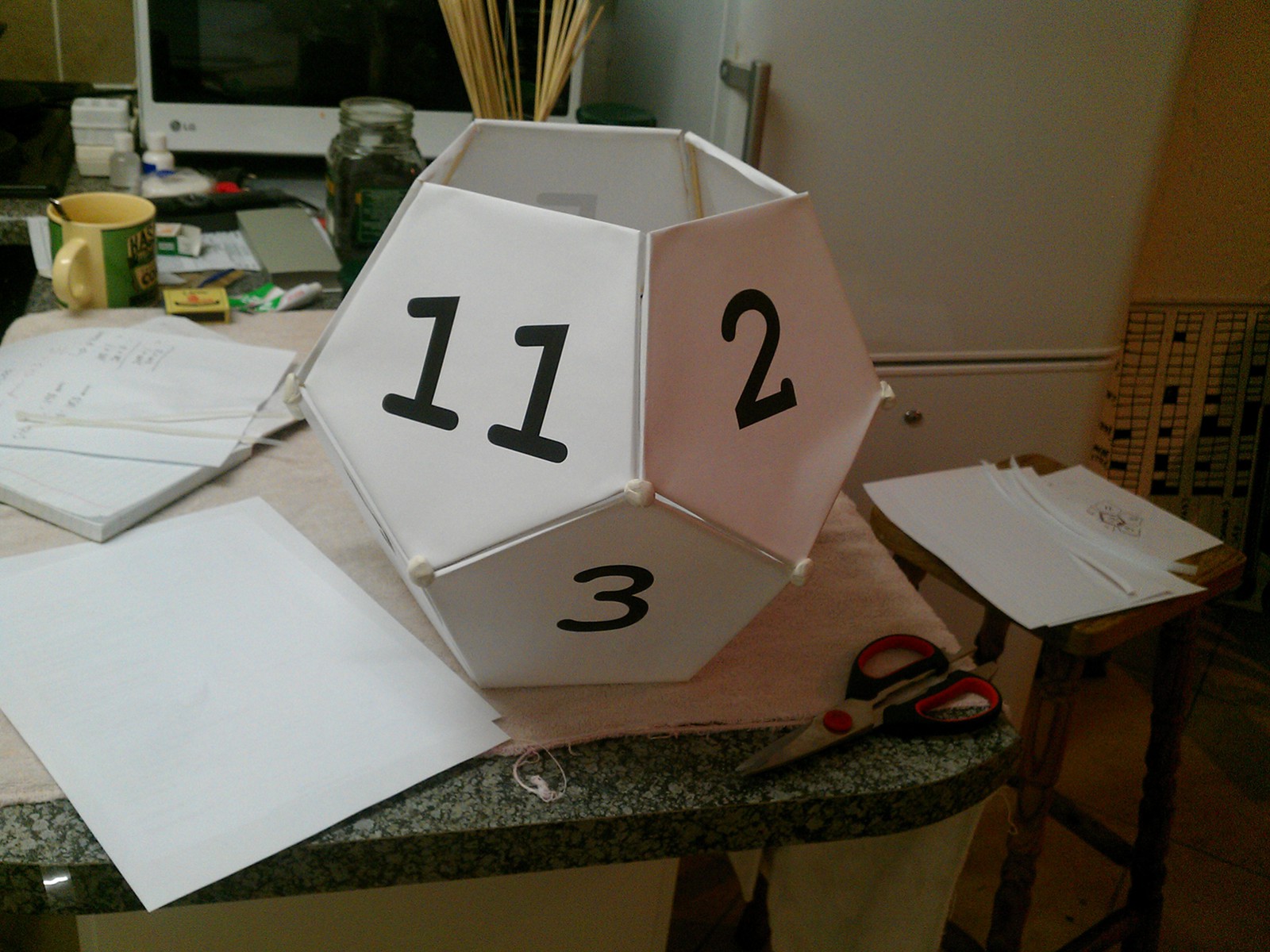 12-sided Dice Lampshade : 12 Steps (with Pictures) - Instructables