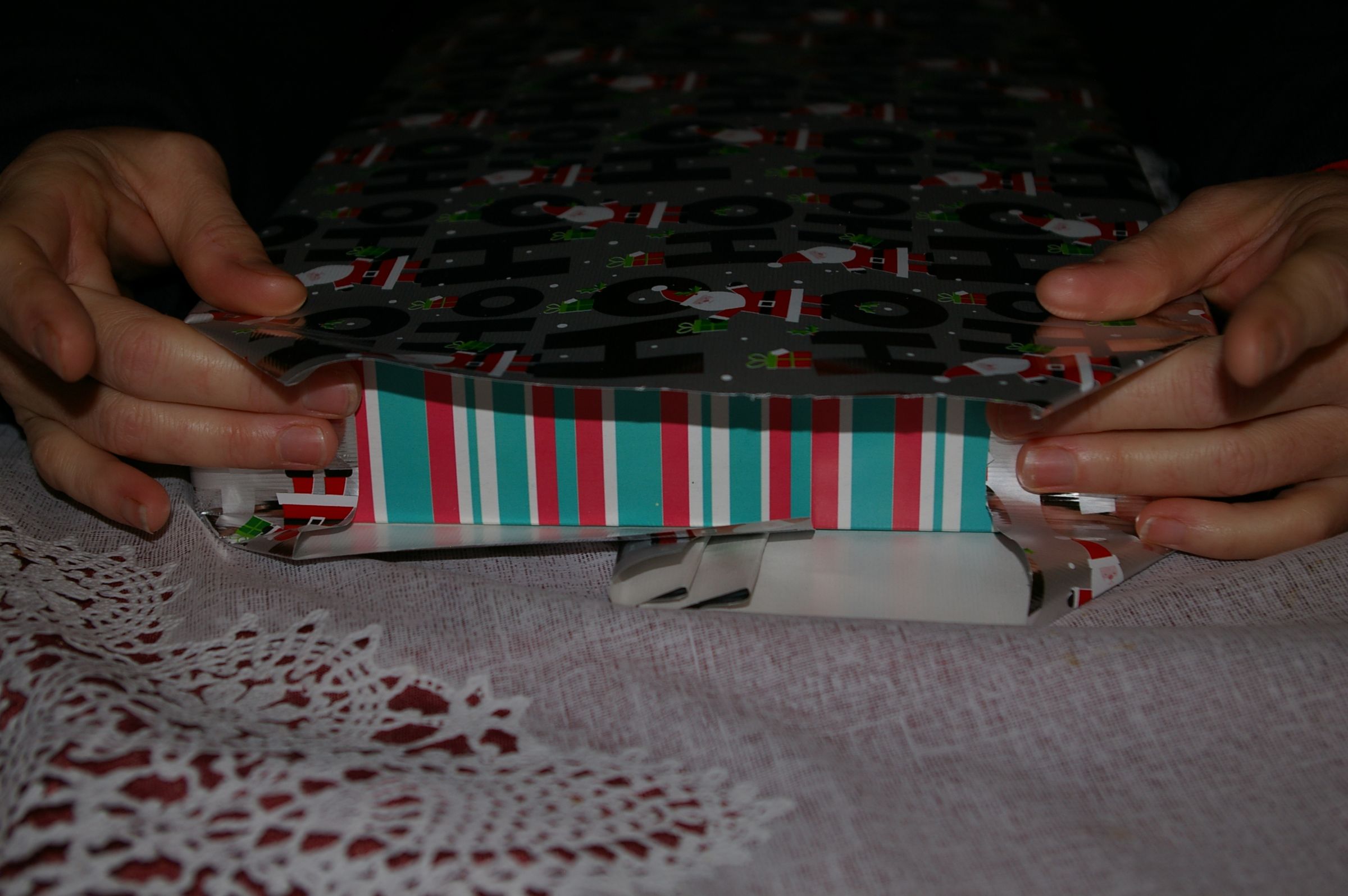 How to Wrap a Present : 9 Steps - Instructables
