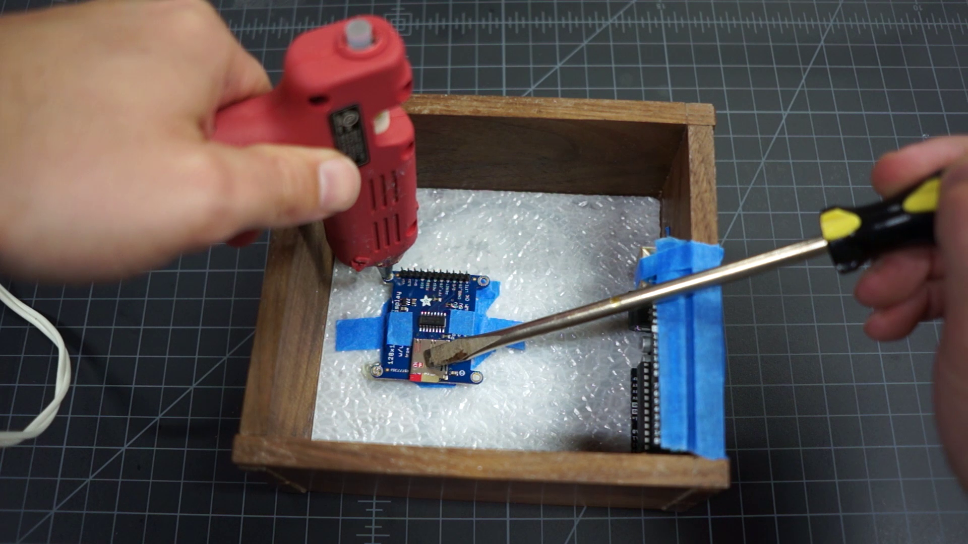 Dovetailed Arduino Humidity Sensor : 7 Steps (with Pictures) - Instructables