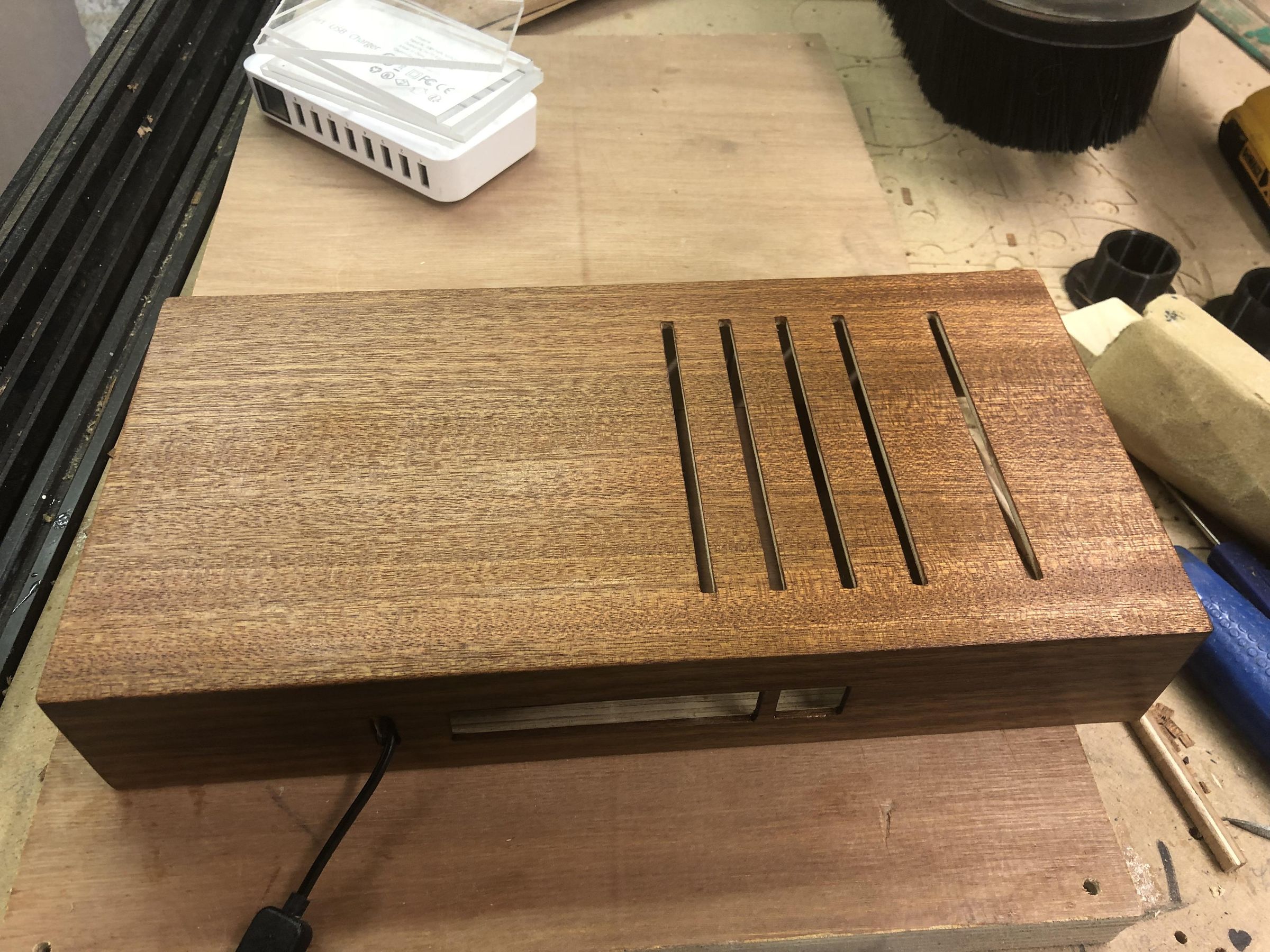 Diy Charging Hub With Edge Lit Dividers : 5 Steps (with Pictures ...