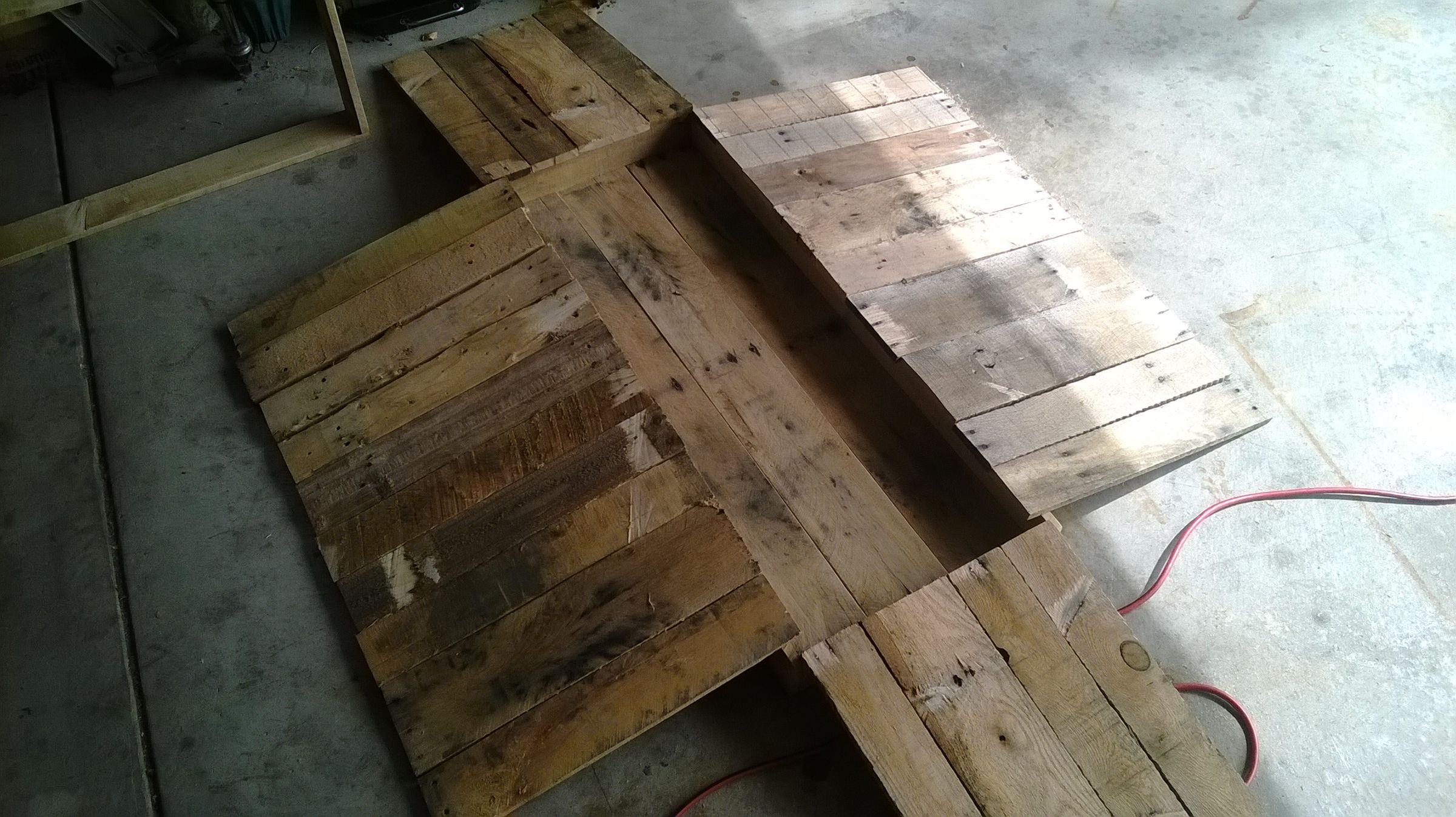 False Bottom Trunk From Reclaimed Wood (Pallets) : 7 Steps (with ...