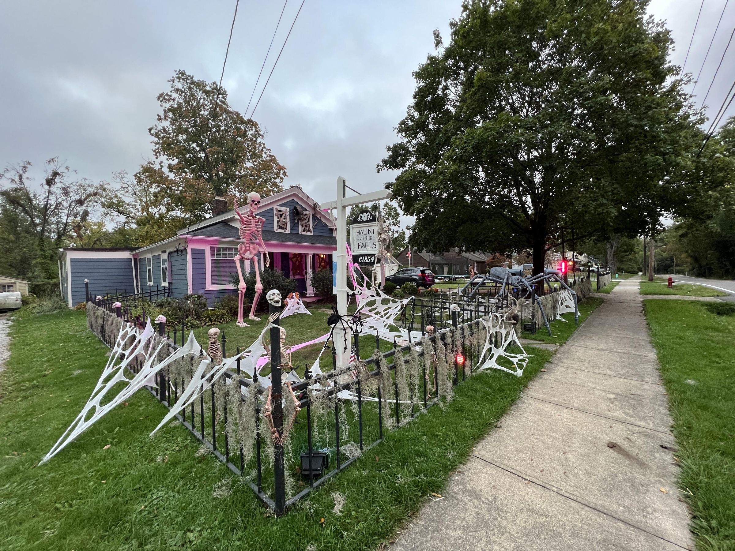 Over Sized Skeleton Breaking Out of My Home : 11 Steps (with Pictures ...