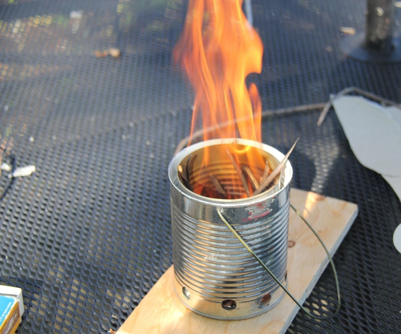 The 'Hobo Stove' : 14 Steps - Instructables
